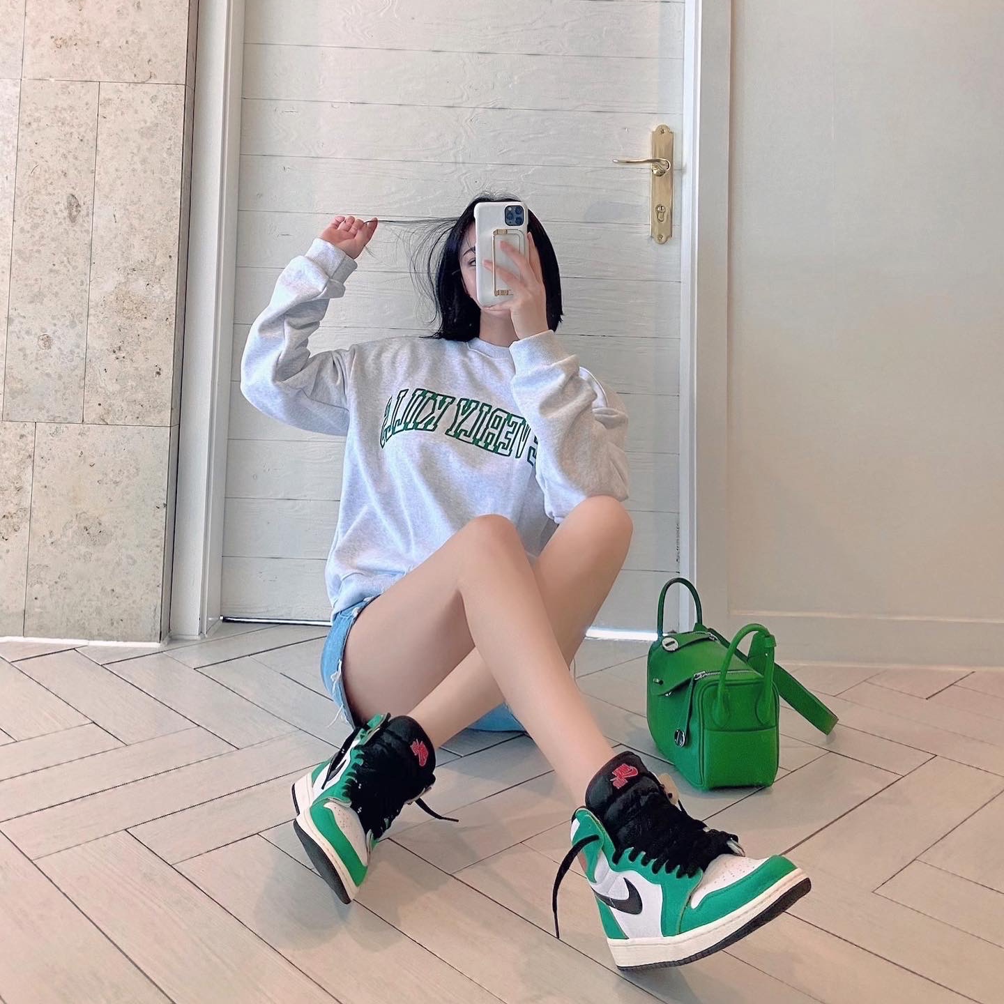 Ryong (@luvly__ar) 님의 게시물 | KREAM