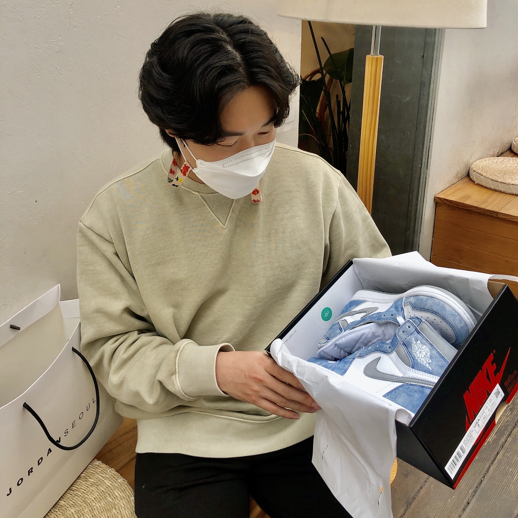 우니 (@woon_91) 님의 게시물 | KREAM