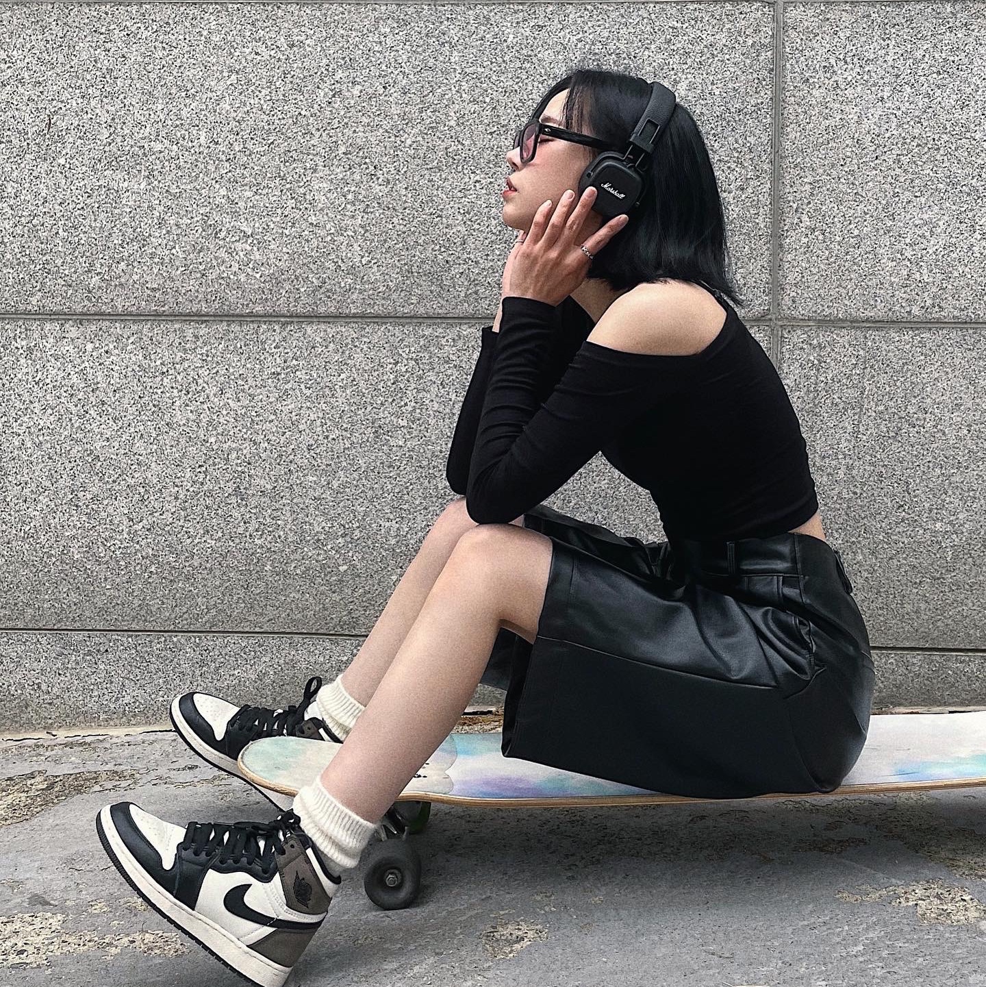 롱보더 김규리 (@gyurii) 님의 게시물 | KREAM