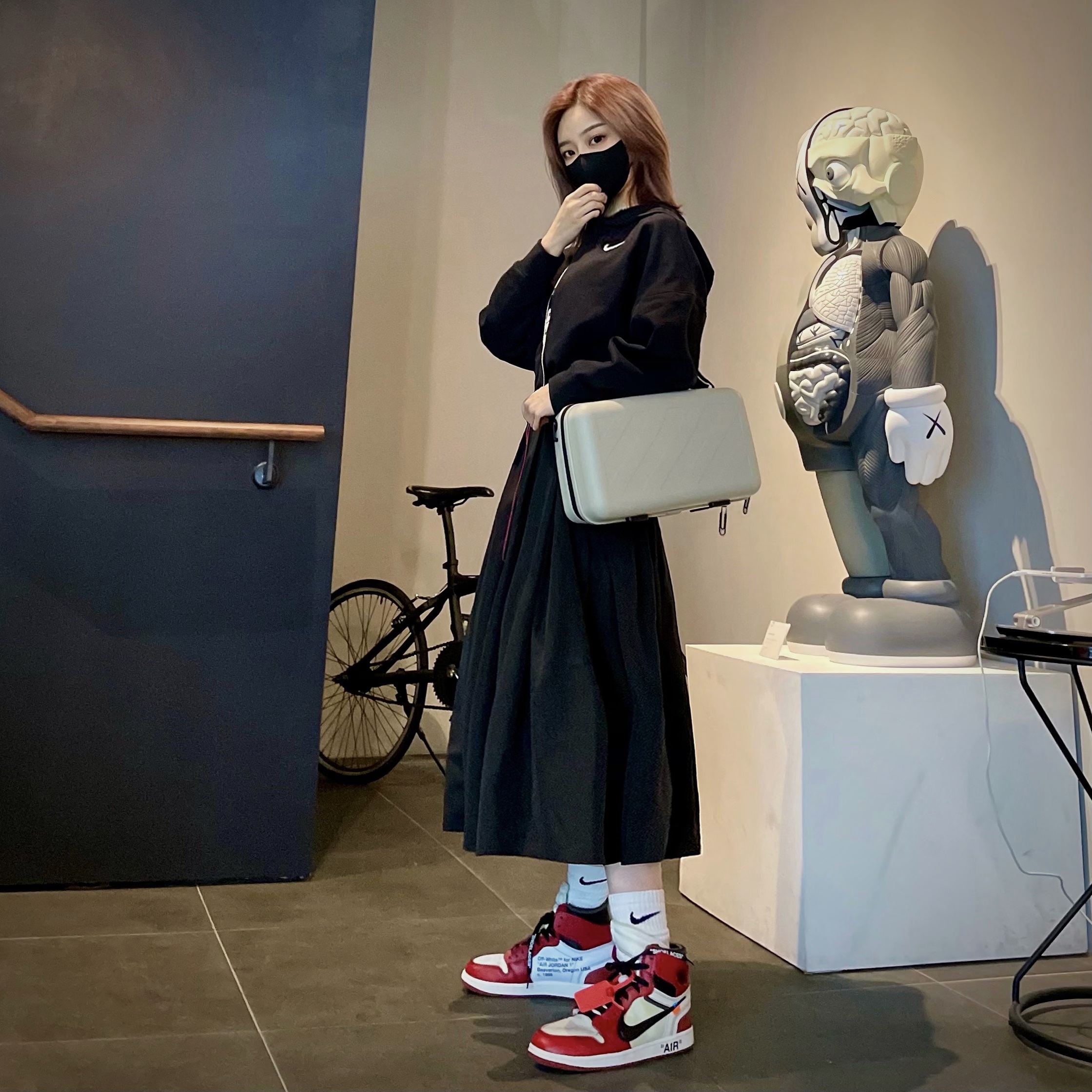 황희영 (@hee_02) 님의 게시물 | KREAM