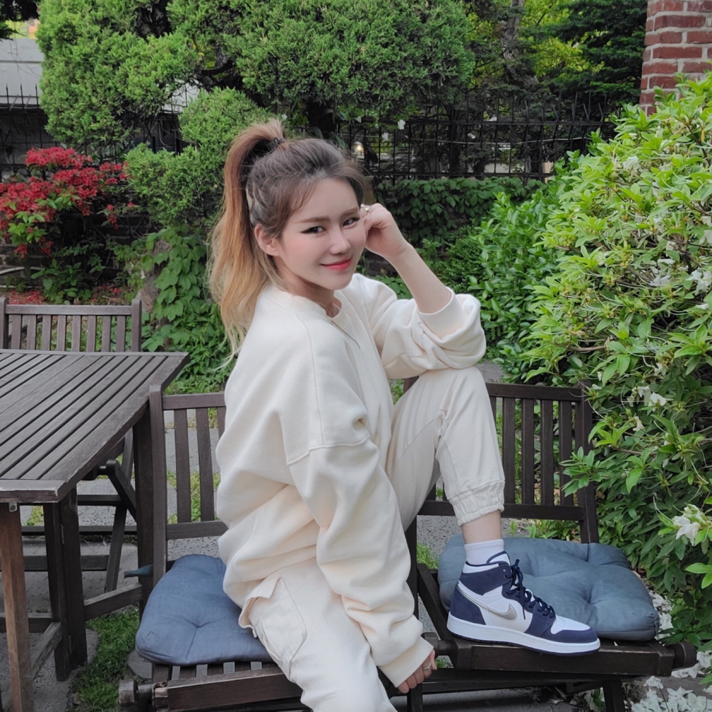 진쓰 (@jin_s) 님의 게시물 | KREAM