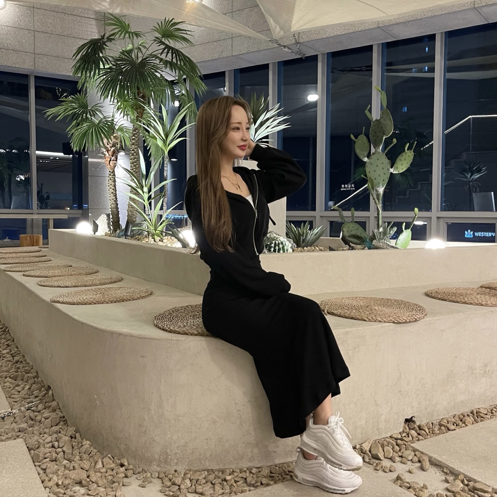 롱이 (@c._.rong) 님의 게시물 | KREAM