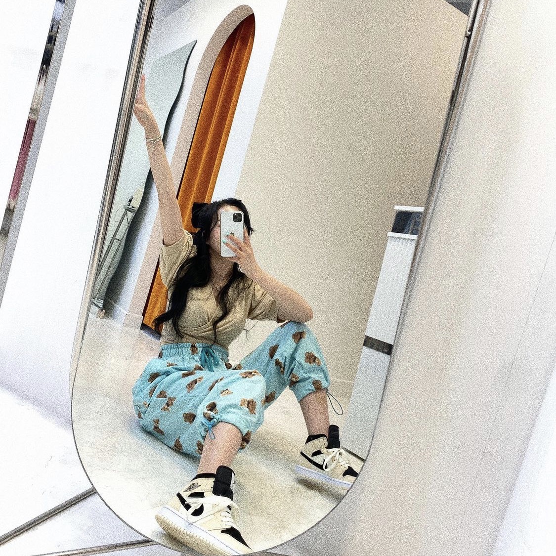 (@look_ko) 님의 게시물 | KREAM