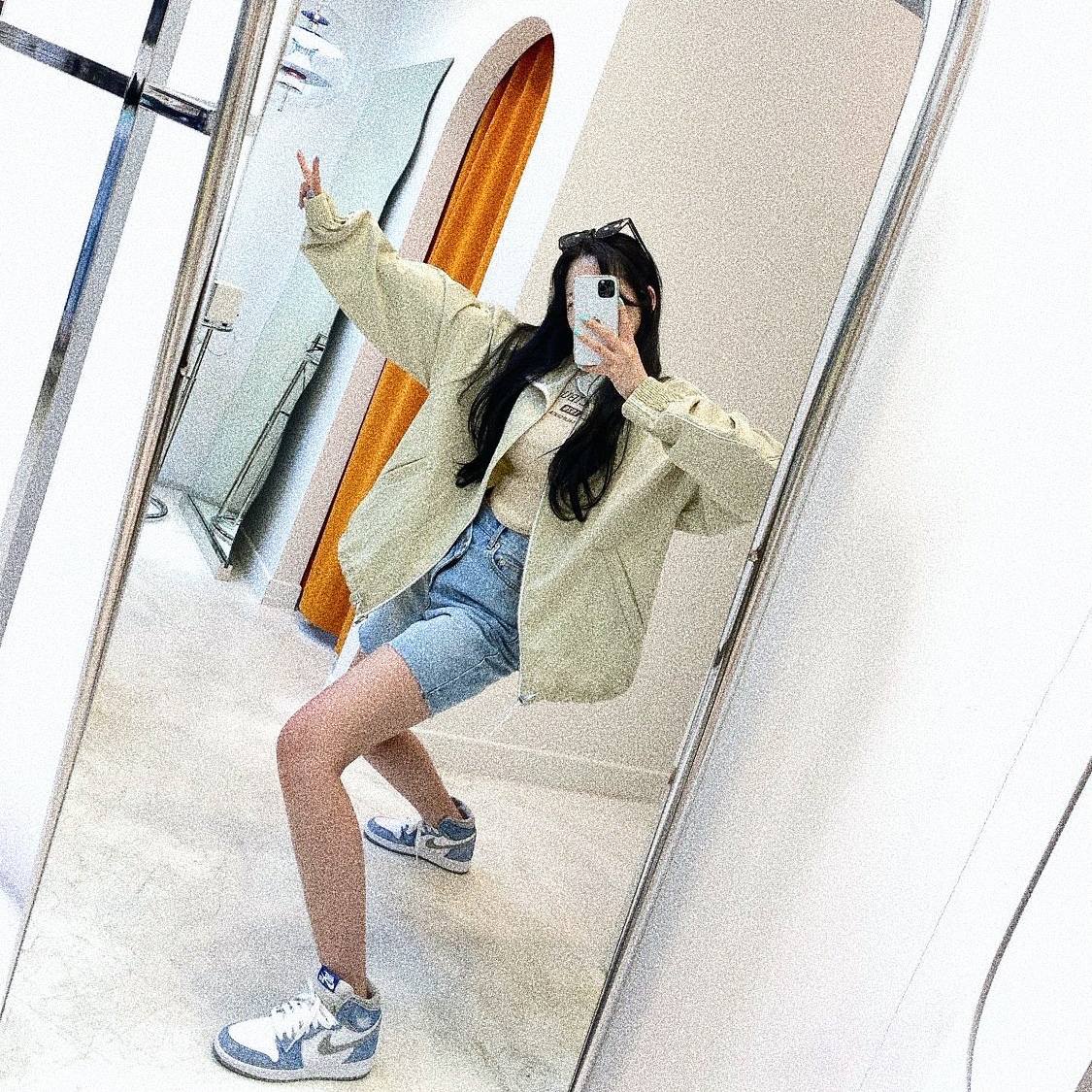 (@look_ko) 님의 게시물 | KREAM