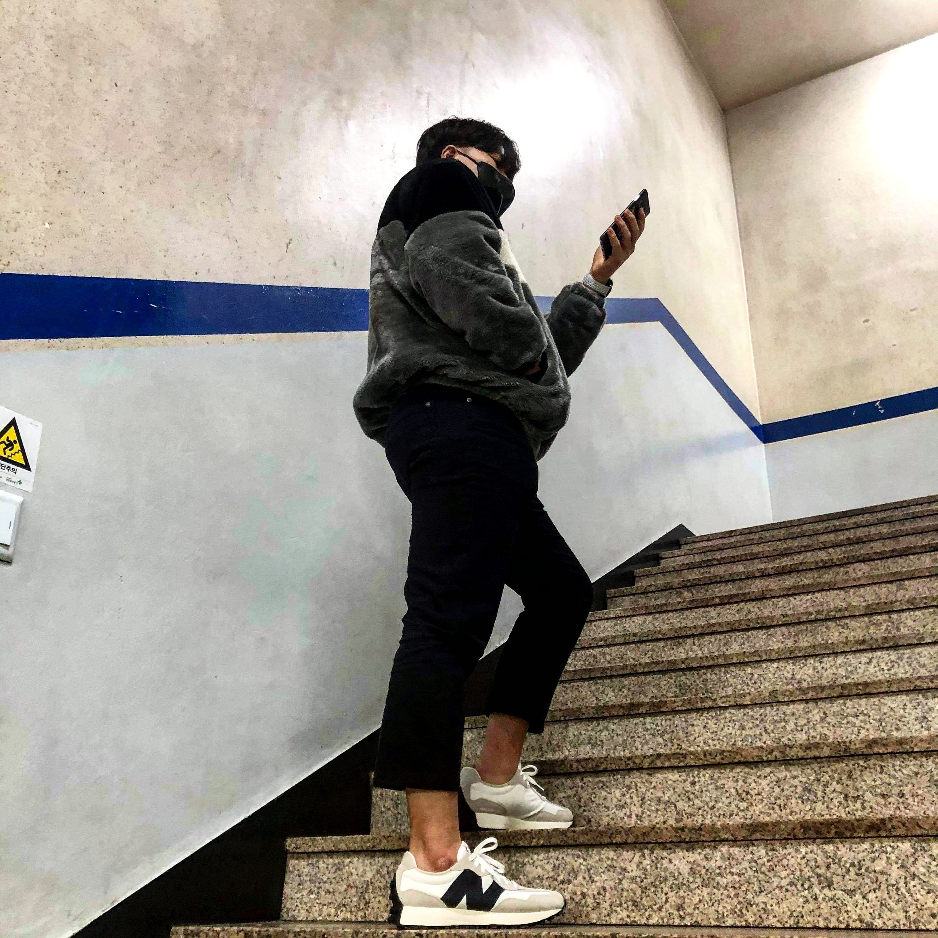 wacxv556 (@bbda_x_x_) 님의 게시물 | KREAM