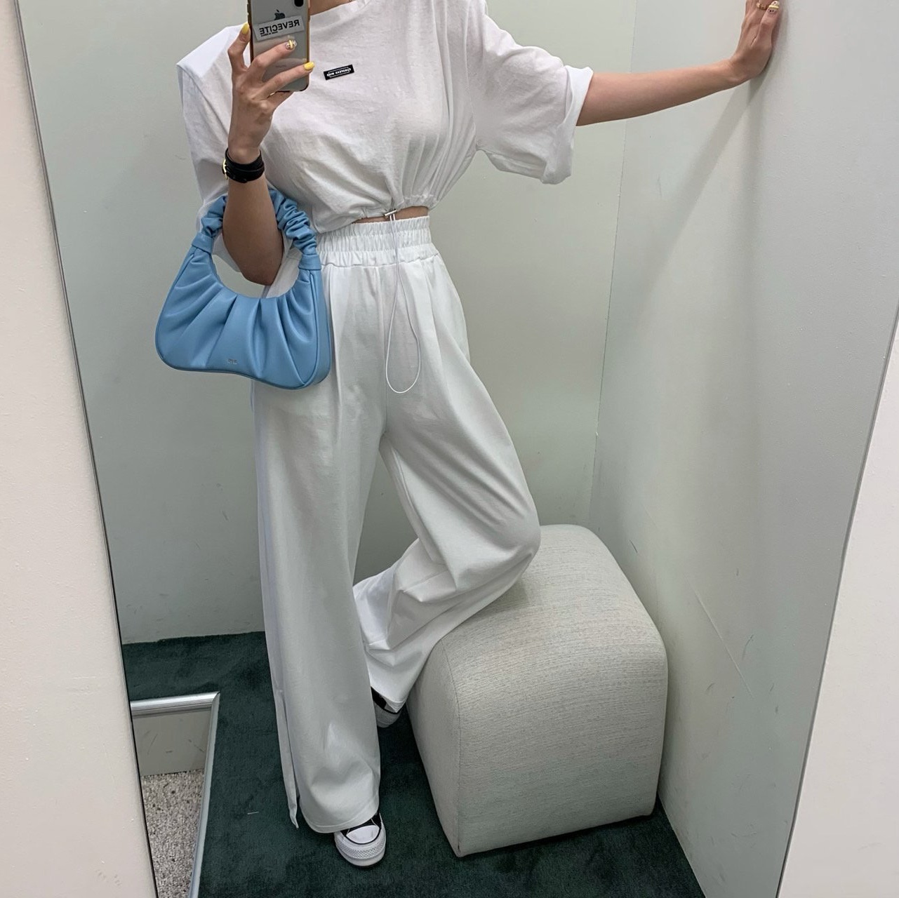 김아미 (@hoami00) 님의 게시물 | KREAM