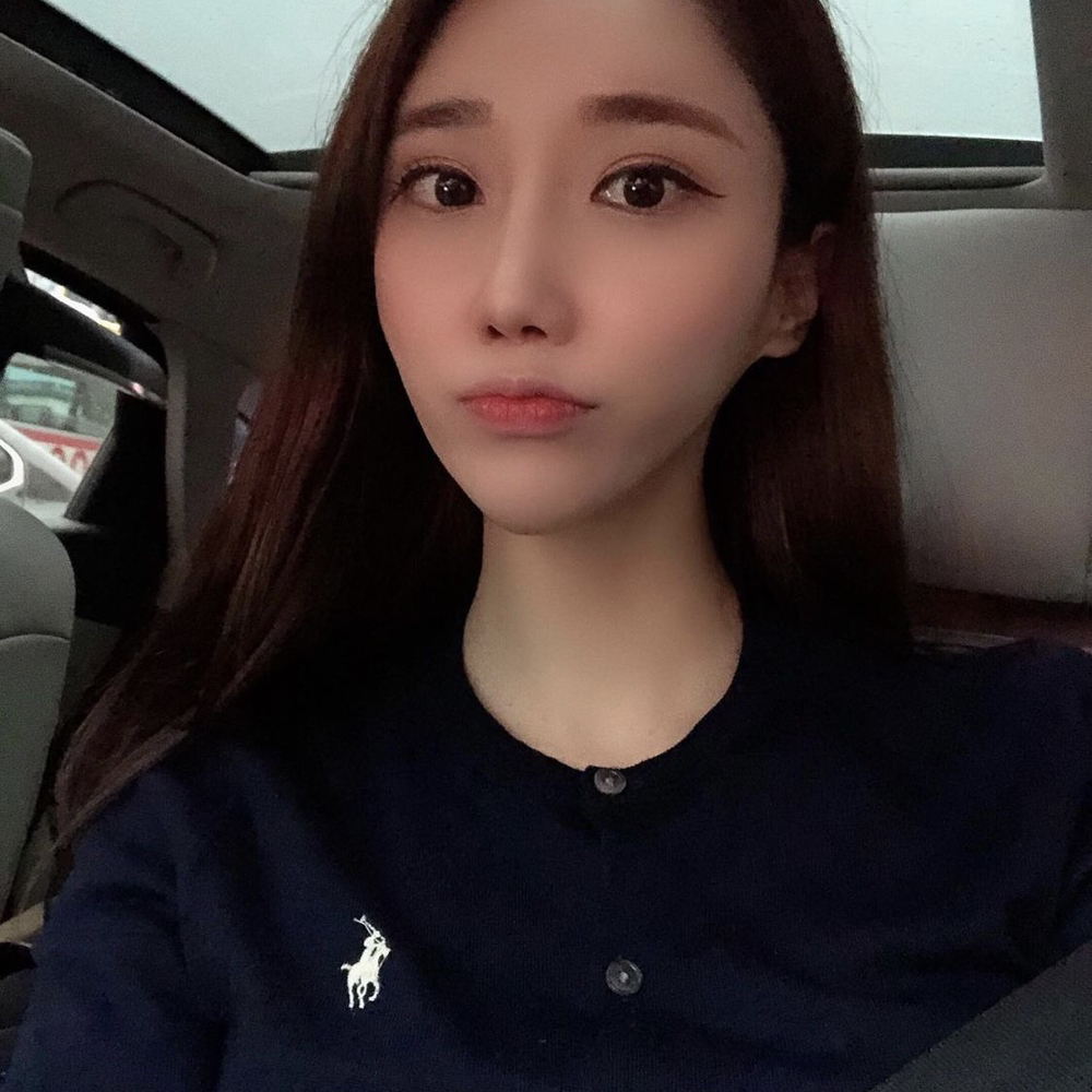 지혜 (@shoe_vely) 님의 게시물 | KREAM