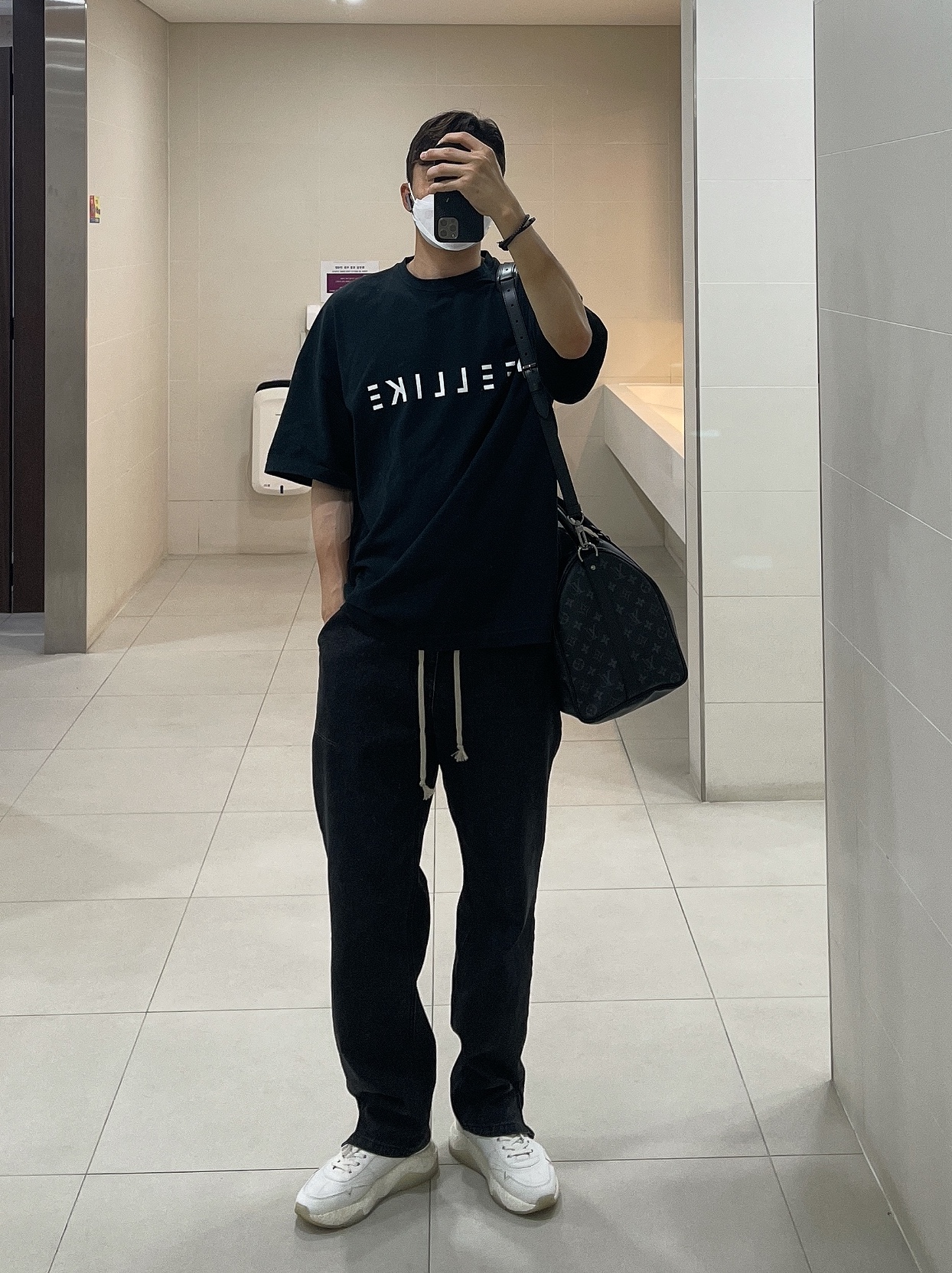 아이엠 ___llll___v (@___llll___v) 님의 게시물 | KREAM