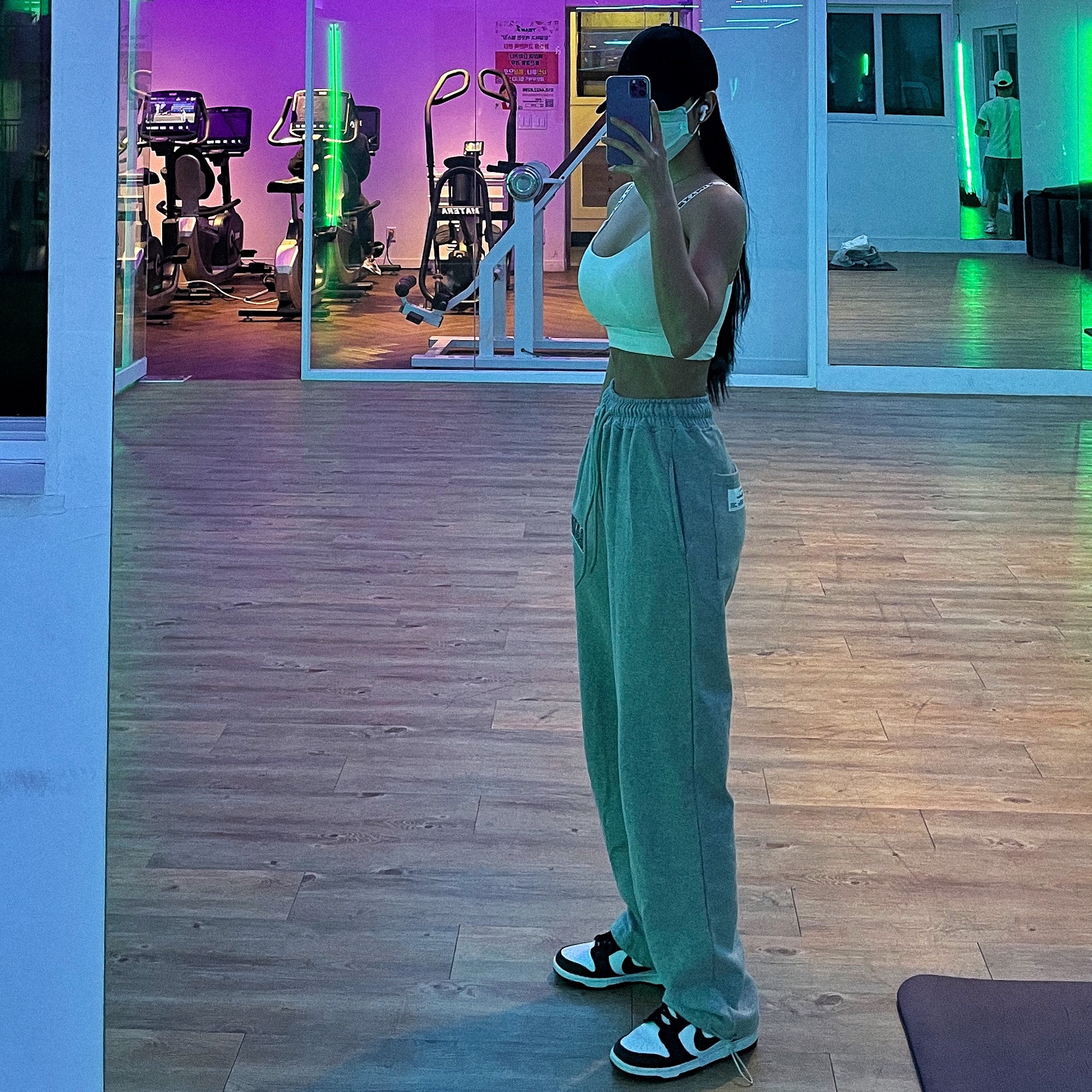 밍D (@y.mj_) 님의 게시물 | KREAM