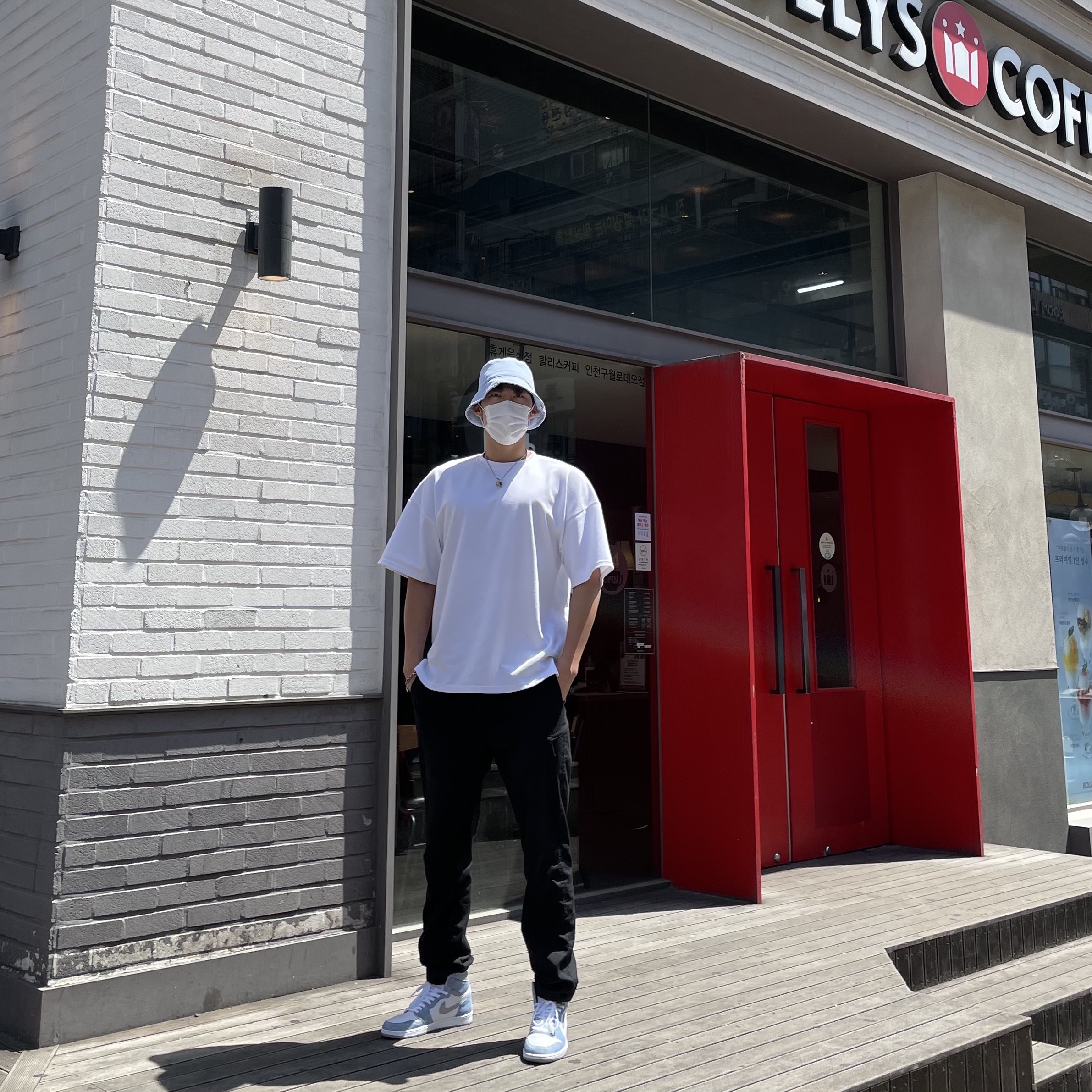 석대장 (@09.06___seok) 님의 게시물 | KREAM