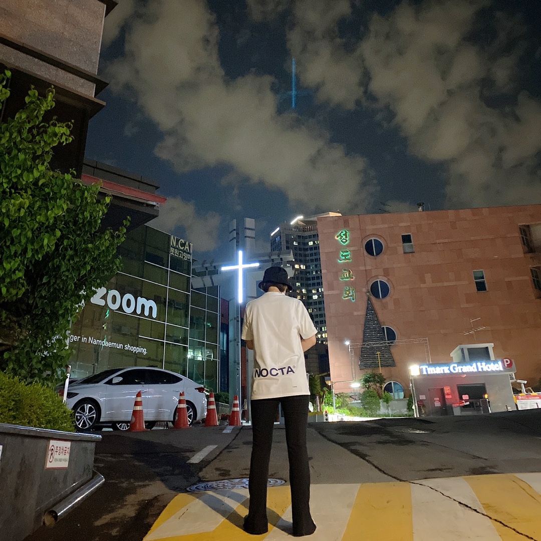 아롱언니 (@bestof87) 님의 게시물 | KREAM