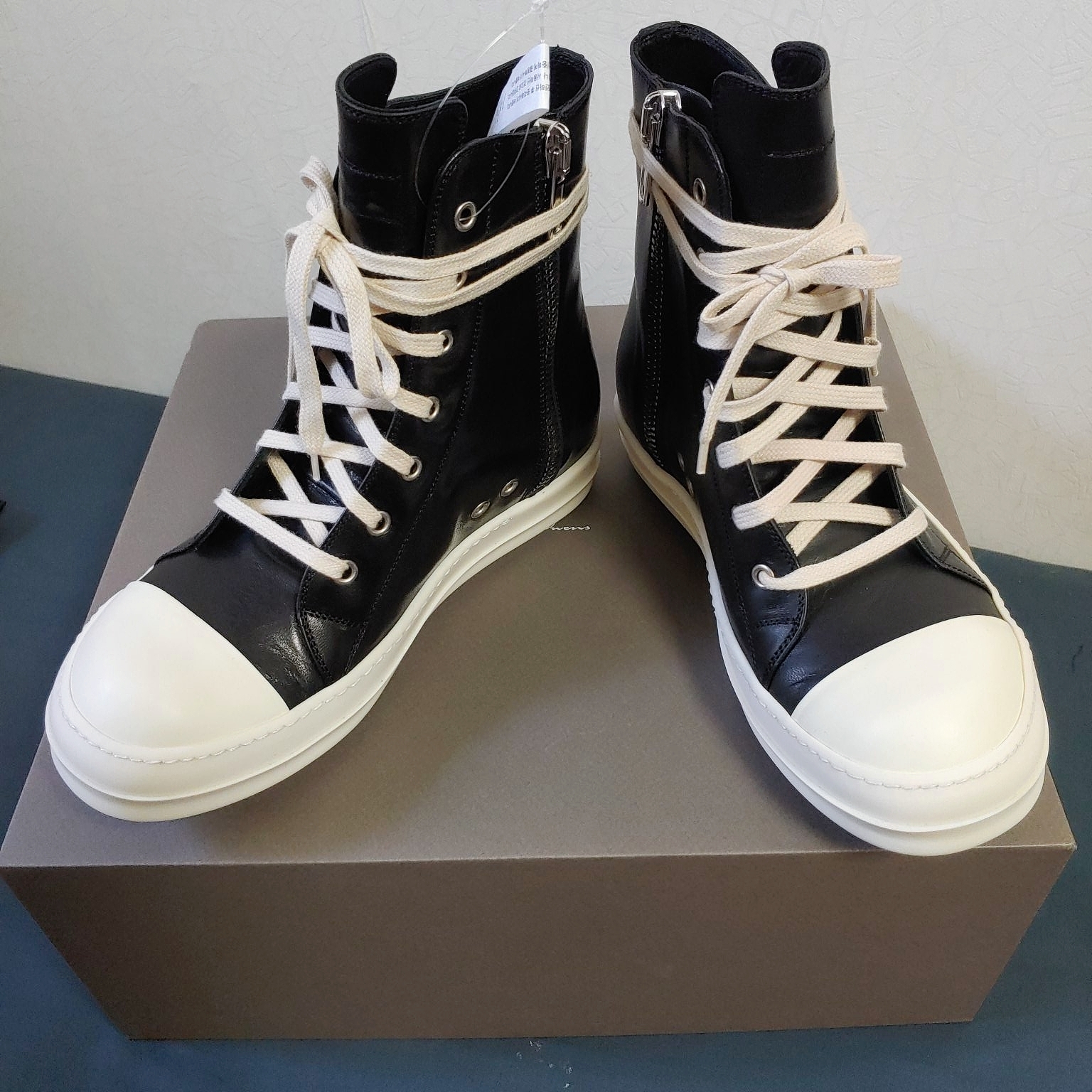 Alex (@artphilo) 님의 게시물 | KREAM