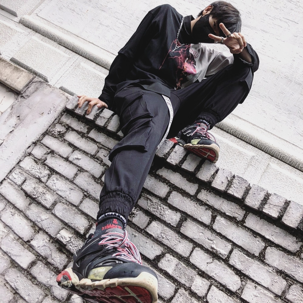 호찬 (@ho_chan) 님의 게시물 | KREAM