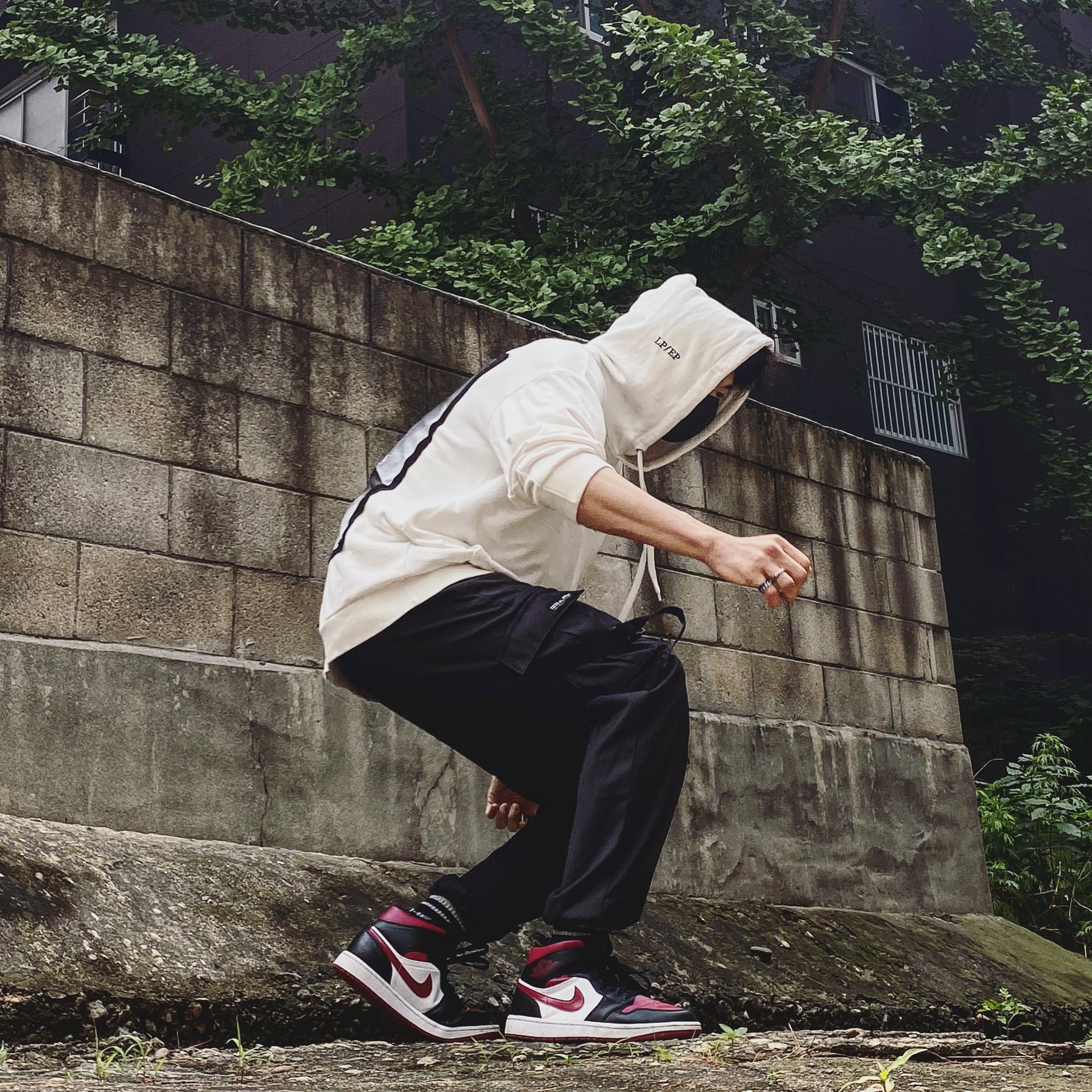 호찬 (@ho_chan) 님의 게시물 | KREAM