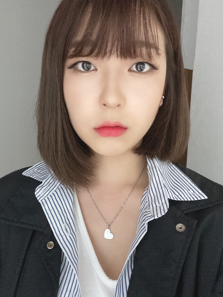 🐣 (@min_i22) 님의 게시물 | KREAM