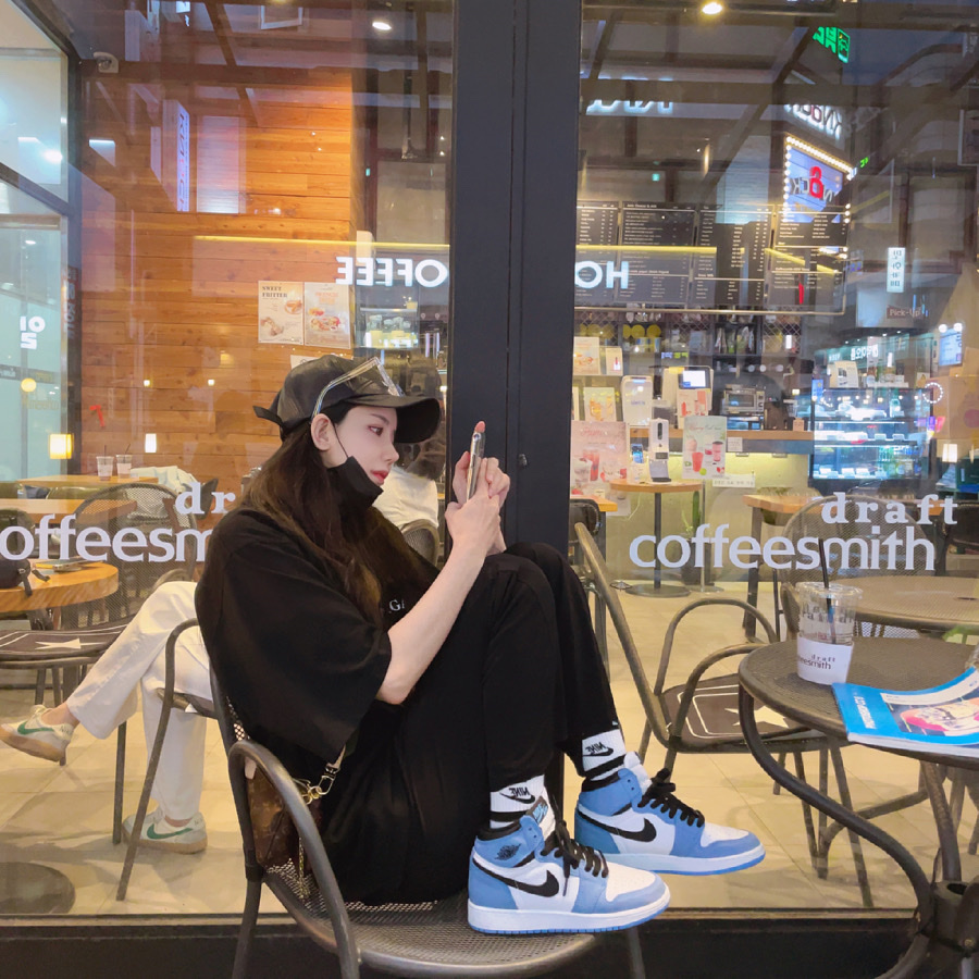 NIZI (@nizi_xx) 님의 게시물 | KREAM