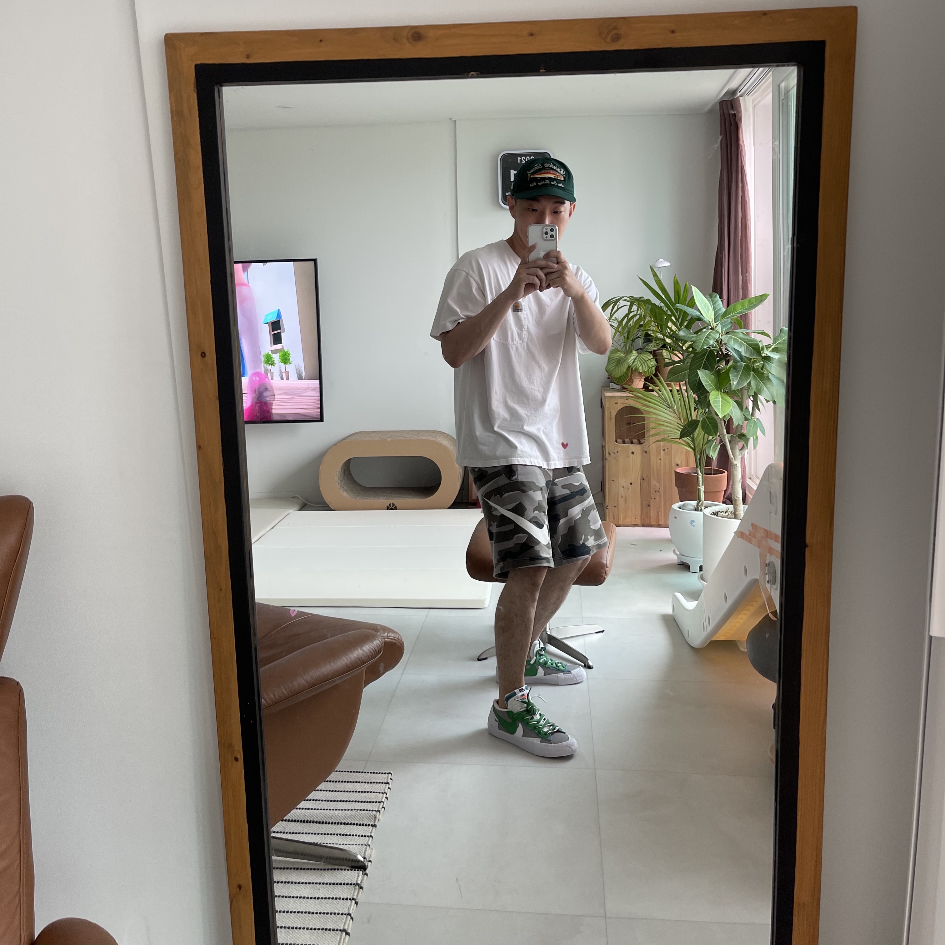 겜보이 (@gamboy) 님의 게시물 | KREAM