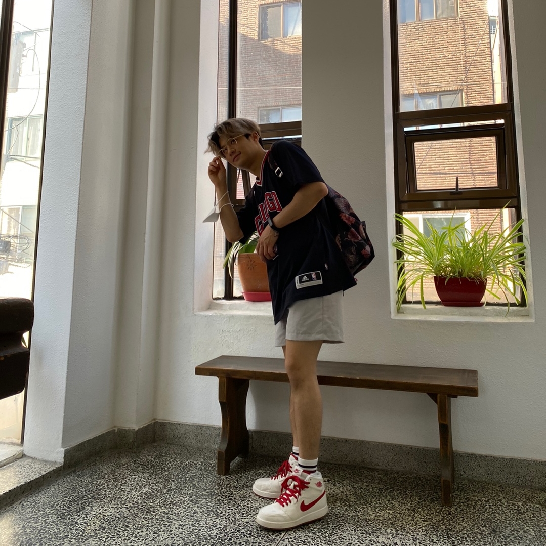 빈정빈정빈 (@vinvin) 님의 게시물 | KREAM