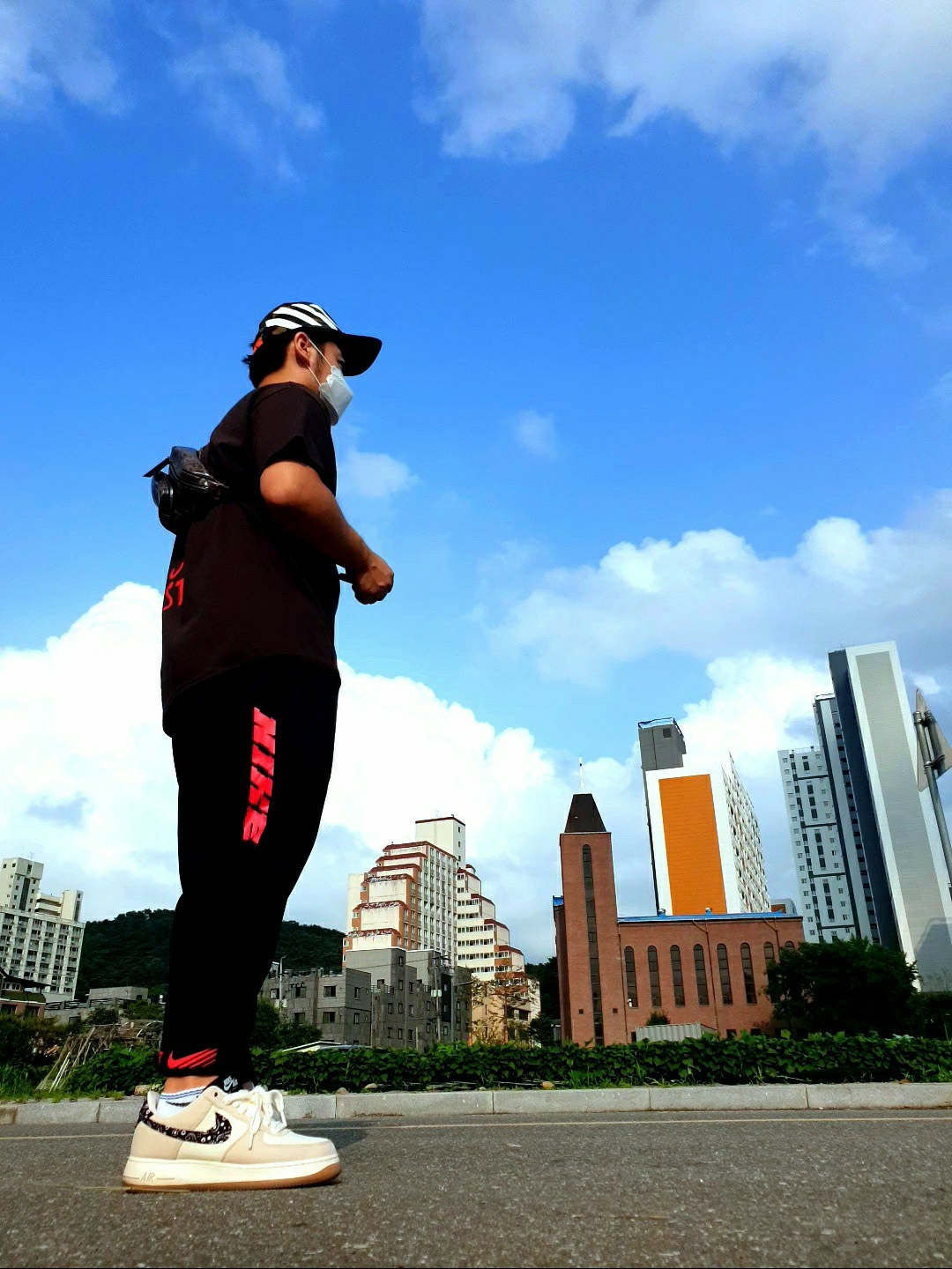 코난 (@_lets_be) 님의 게시물 | KREAM