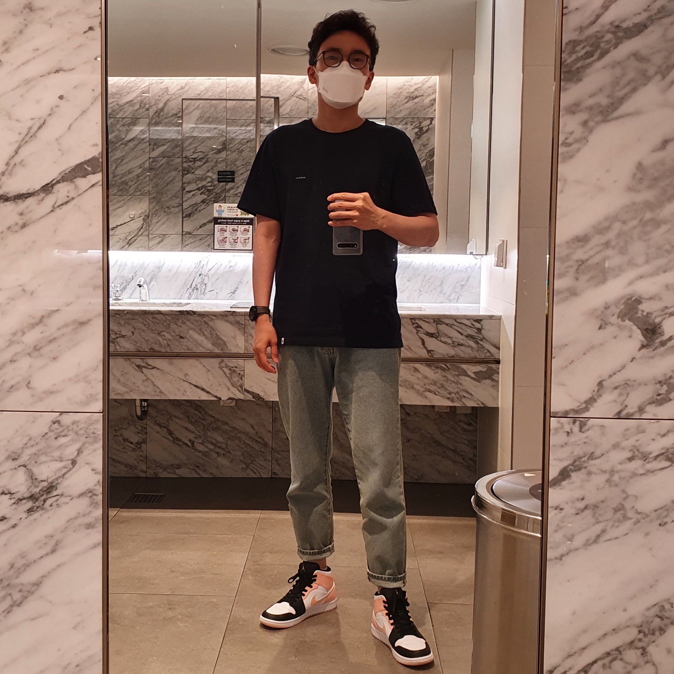 이도비 (@free_dobby) 님의 게시물 | KREAM