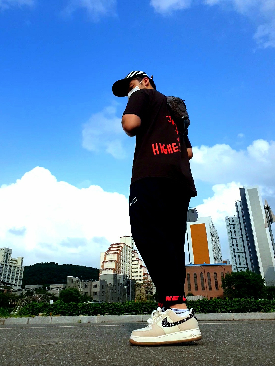 코난 (@_lets_be) 님의 게시물 | KREAM