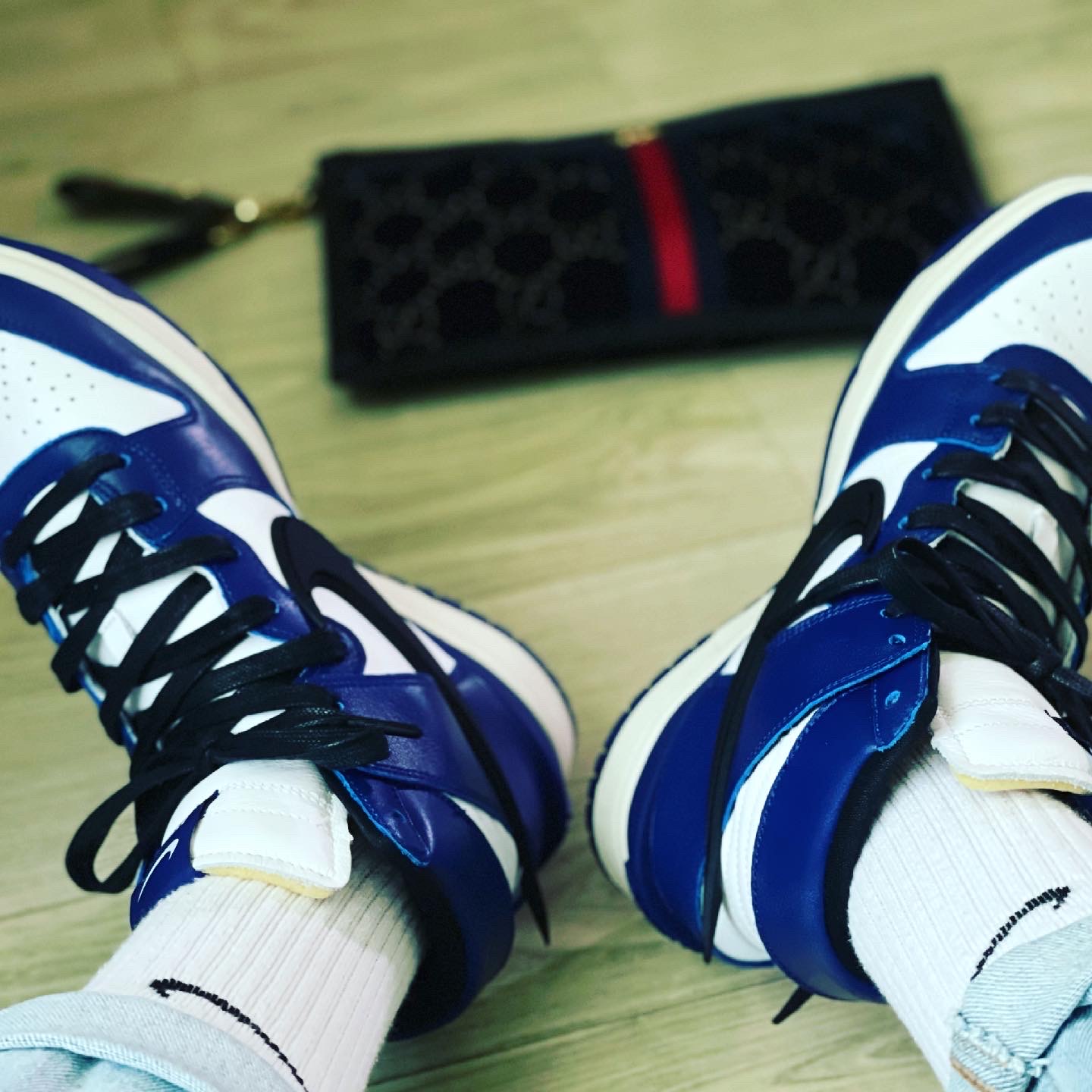 그니 (@g_lee) 님의 게시물 | KREAM