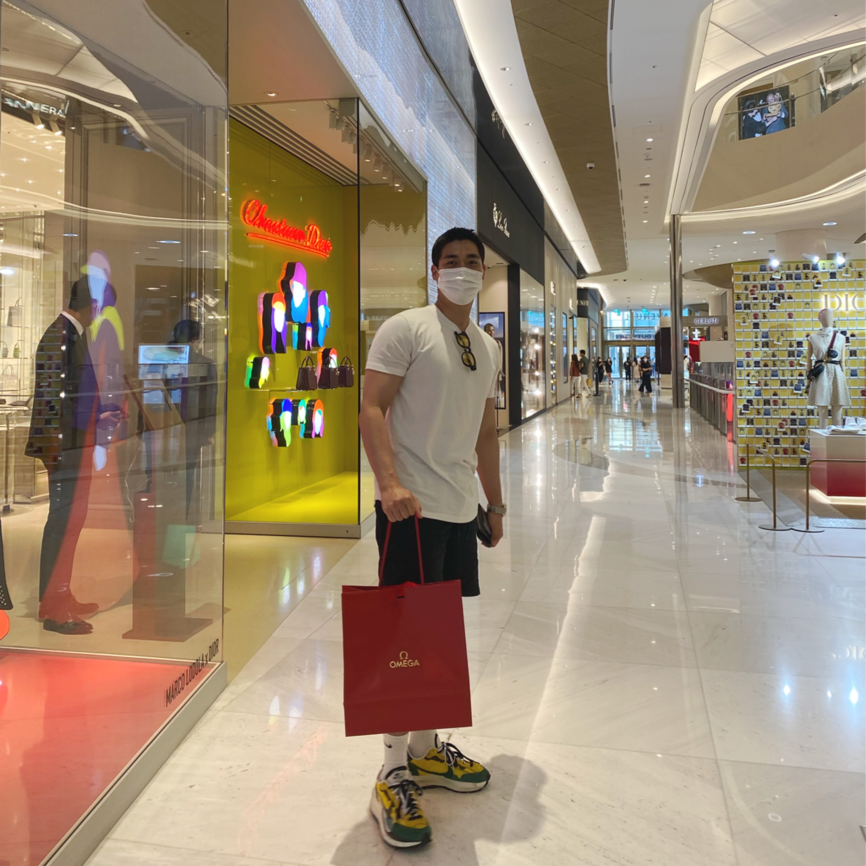 진성운 (@s_w_jin) 님의 게시물 | KREAM