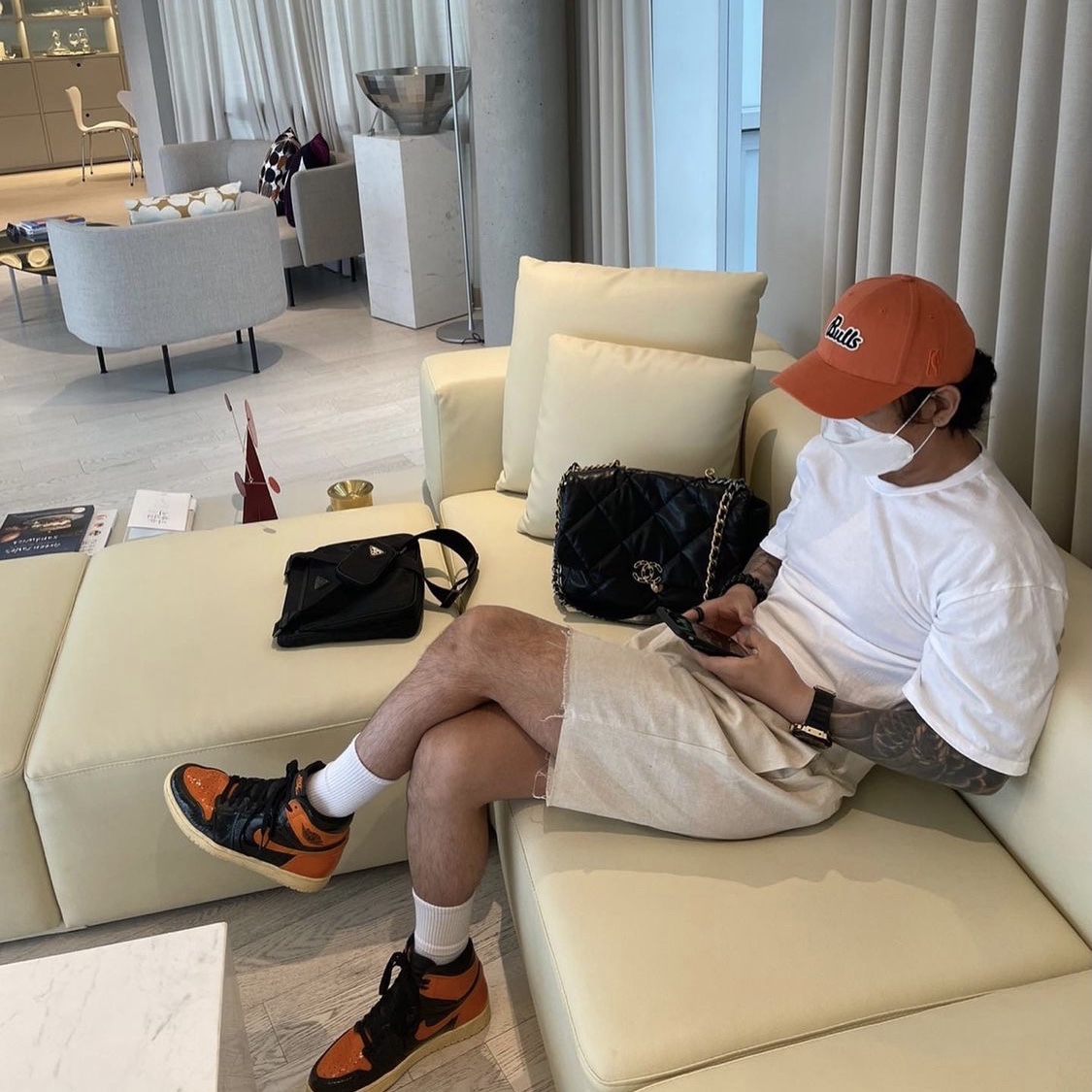 권혁민 (@crazy_crowz) 님의 게시물 | KREAM