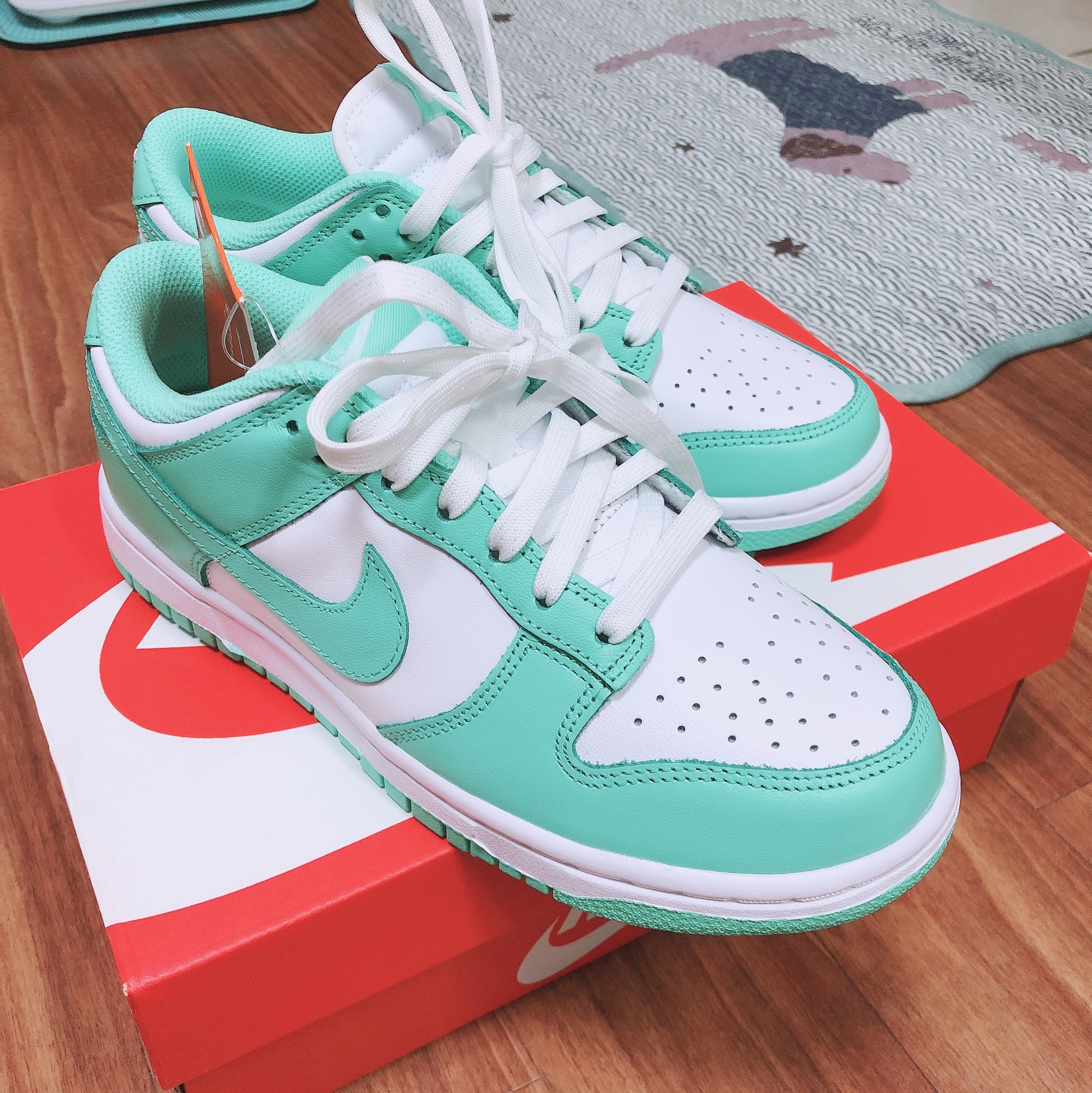 우니 (@woon_91) 님의 게시물 | KREAM