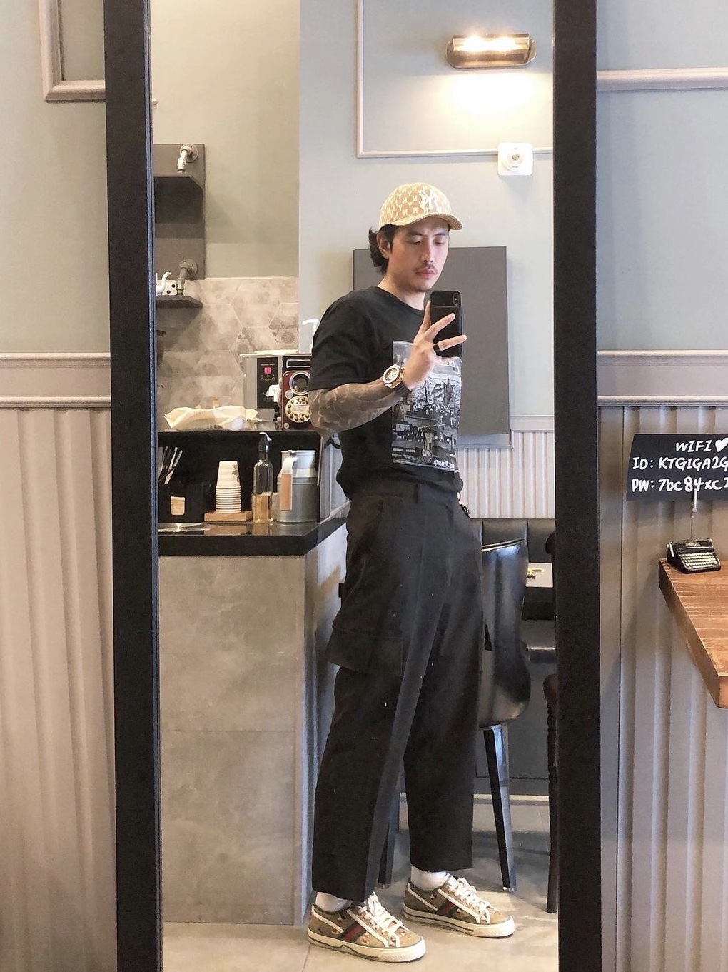 권혁민 (@crazy_crowz) 님의 게시물 | KREAM