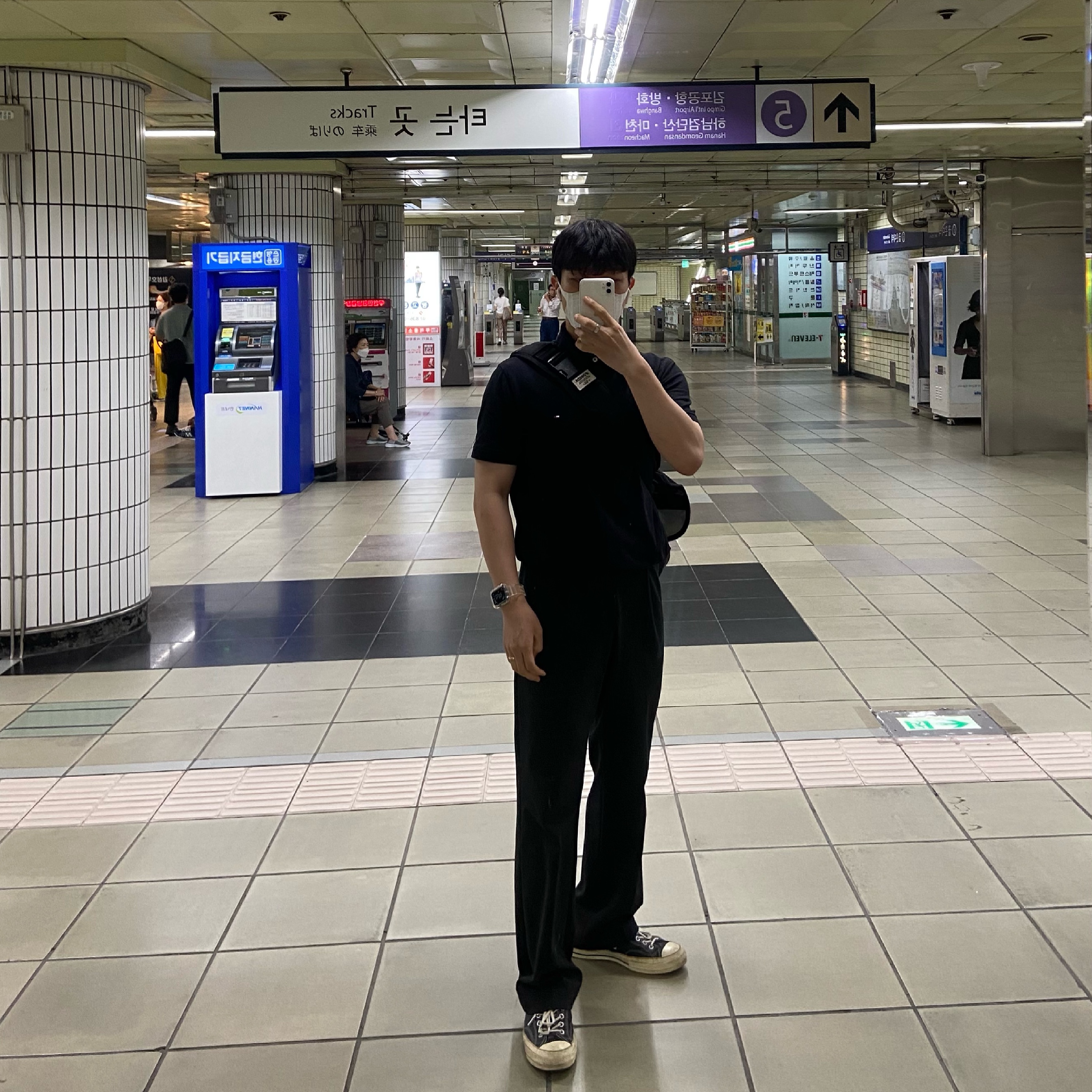 포키 (@ji_ho) 님의 게시물 | KREAM