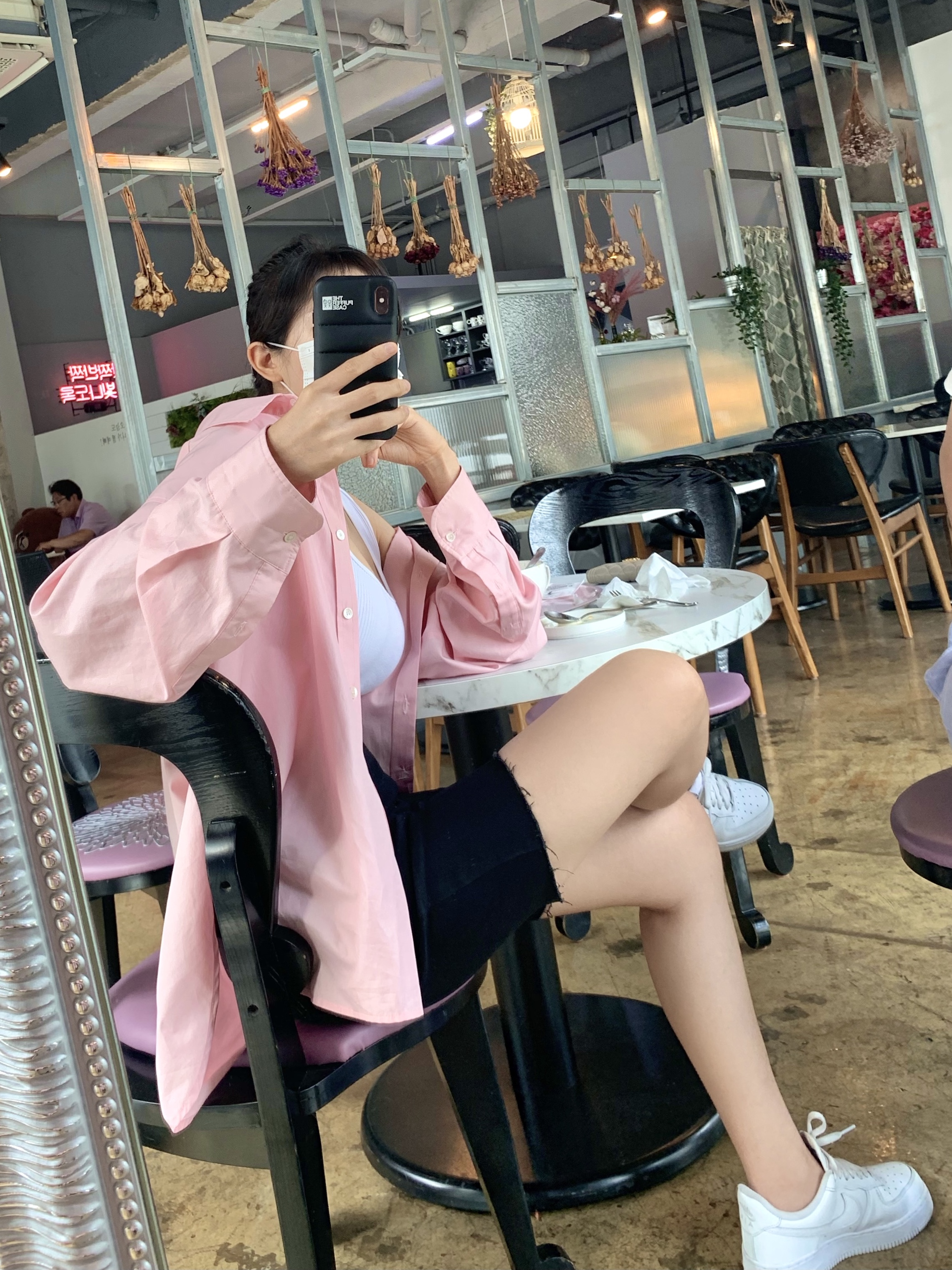 (@ong2_cat) 님의 게시물 | KREAM