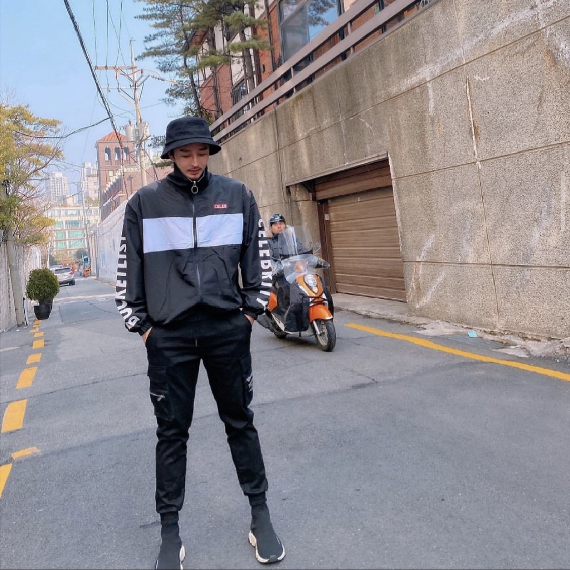 beom (@first_body) 님의 게시물 | KREAM