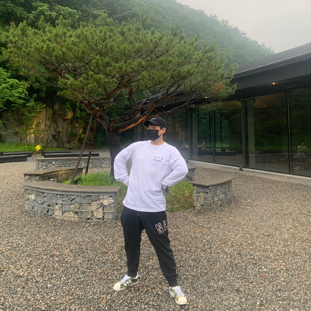 군써니 (@goonsun) 님의 게시물 | KREAM