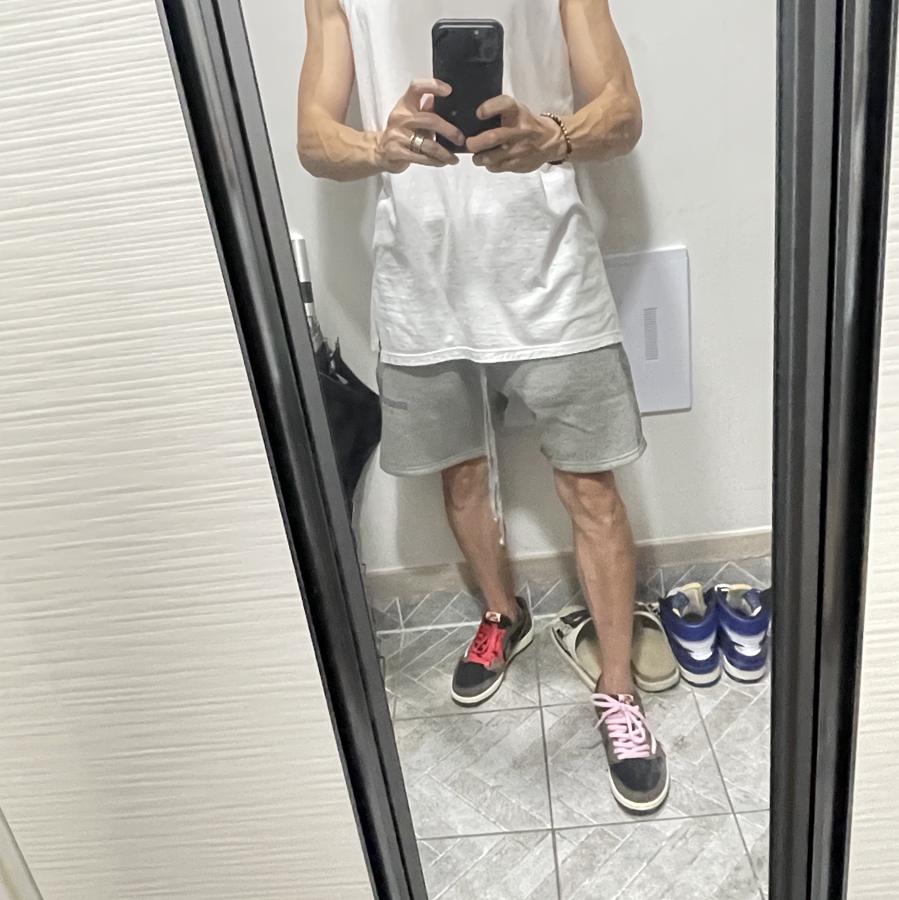 춘봉이 (@sixbong) 님의 게시물 | KREAM