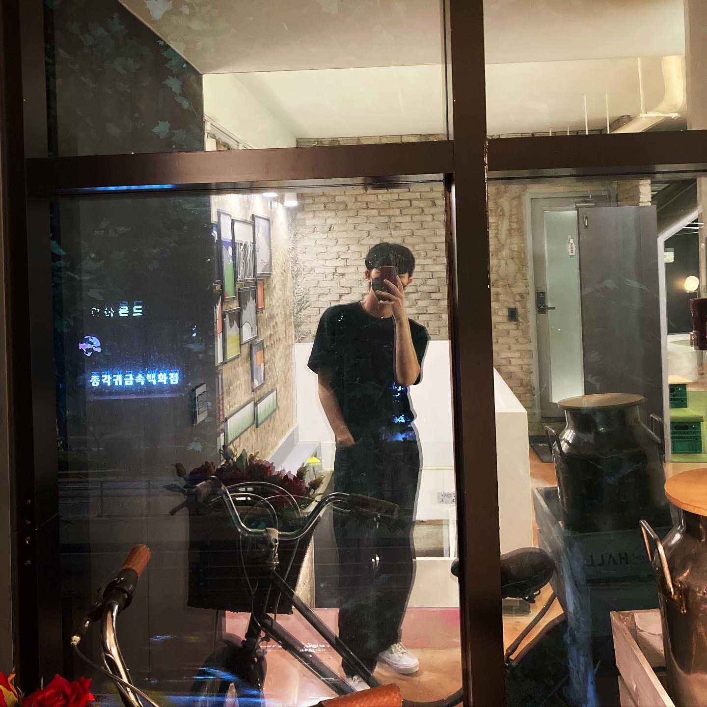 lucky (@wtw_ya) 님의 게시물 | KREAM