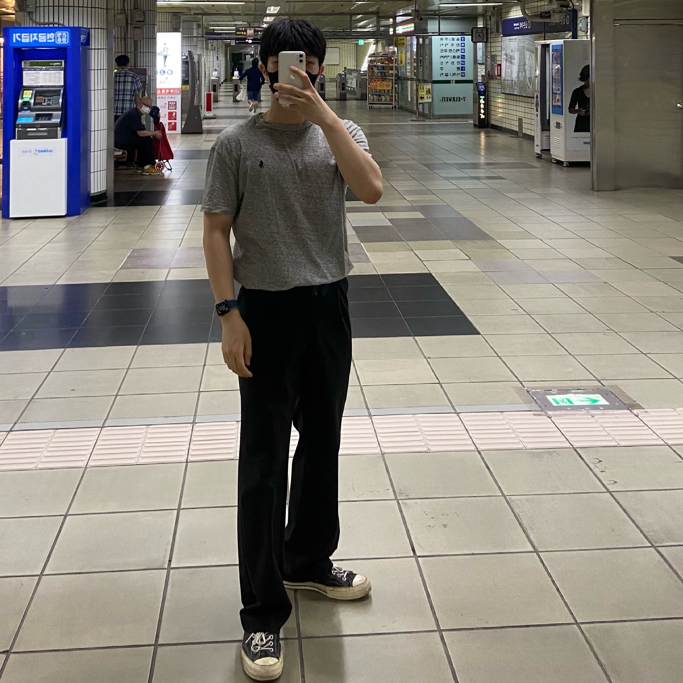 포키 (@ji_ho) 님의 게시물 | KREAM