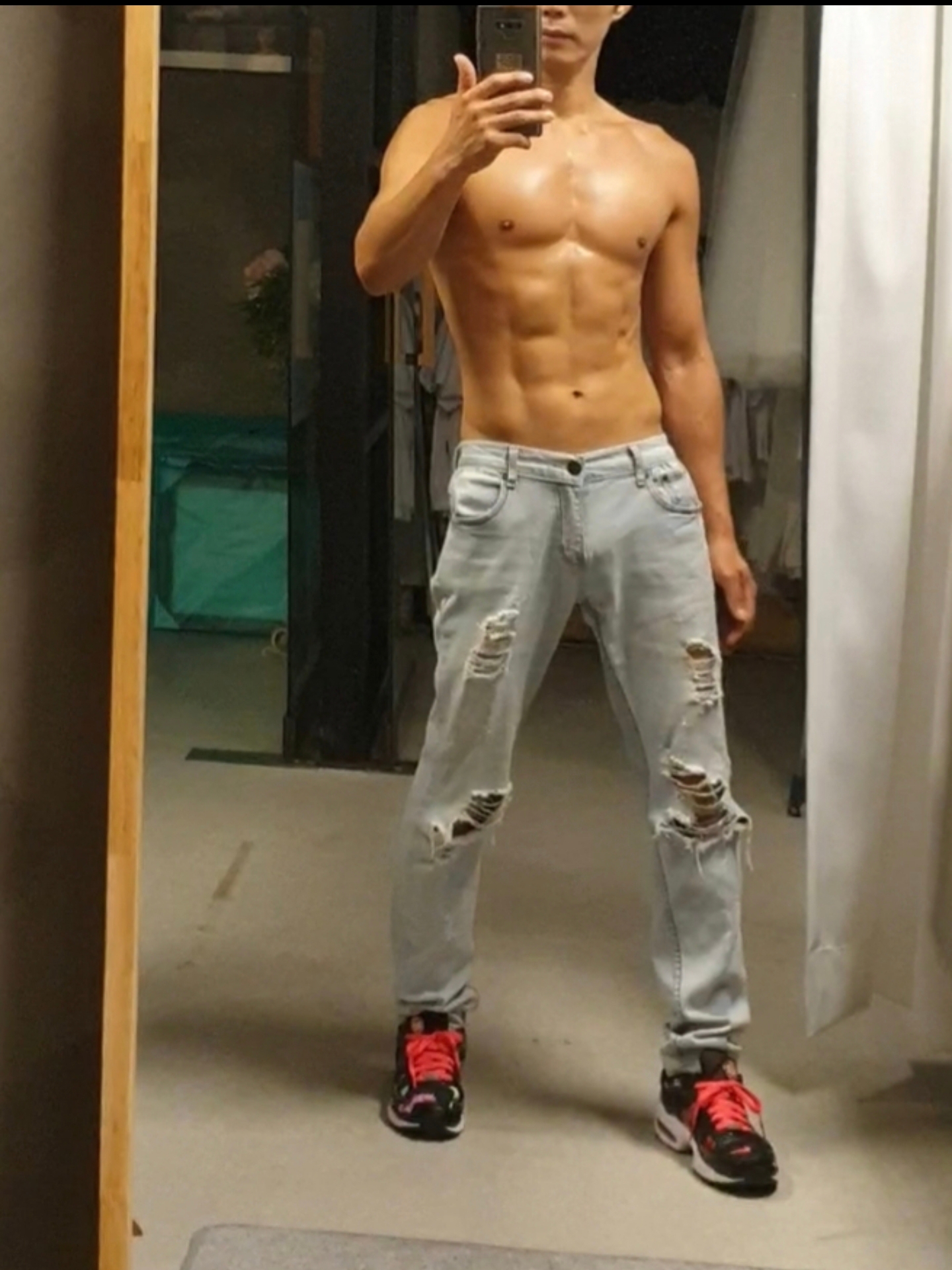 현종 (@hyun_iong1980) 님의 게시물 | KREAM