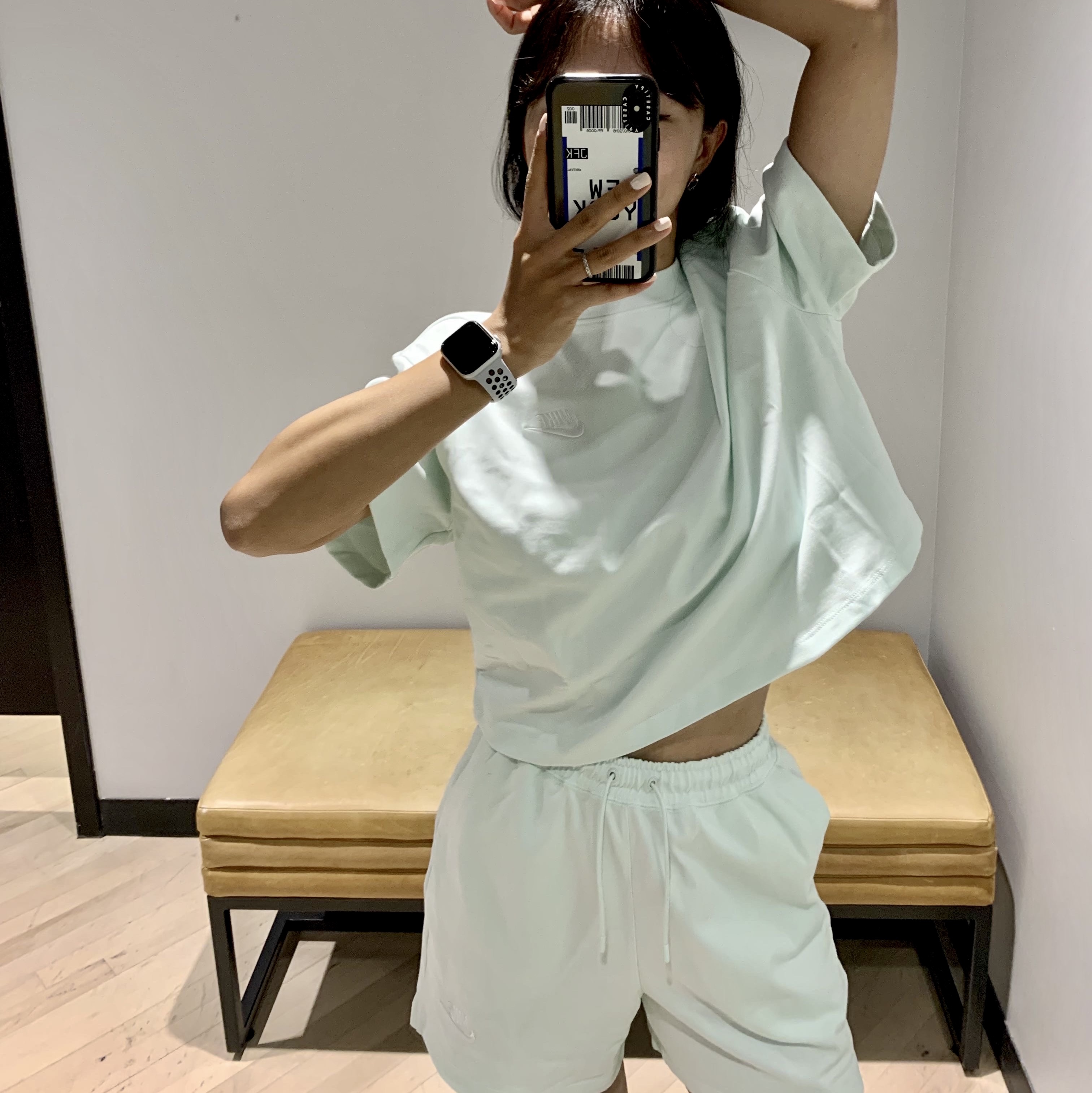 catislove (@moredignity) 님의 게시물 | KREAM