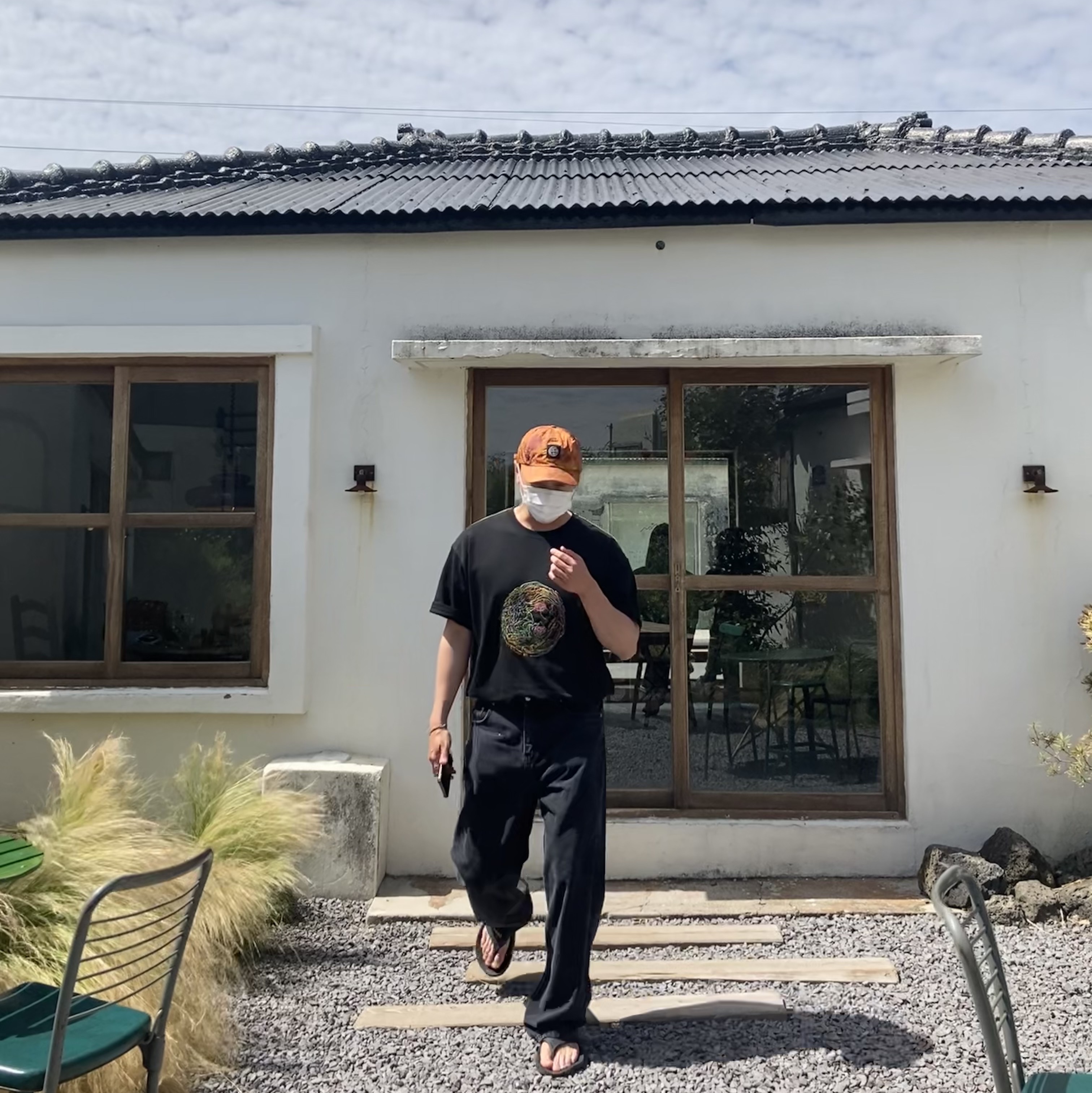 영영 (@it.young) 님의 게시물 | KREAM