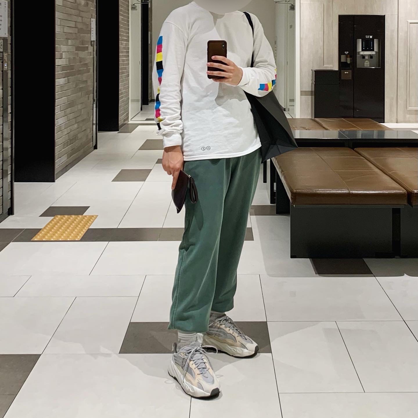 (@greatoms) 님의 게시물 | KREAM