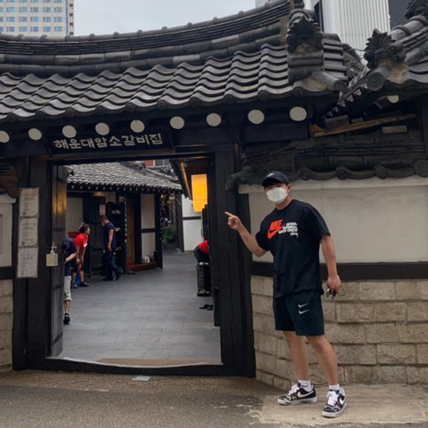 군써니 (@goonsun) 님의 게시물 | KREAM