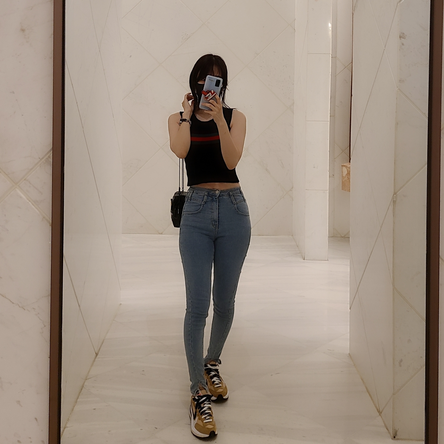 뽀라 (@vora.kim) 님의 게시물 | KREAM