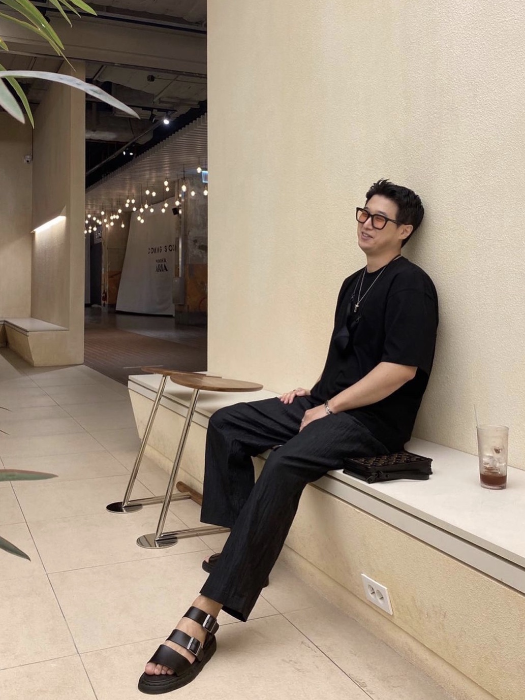 Jay (@jaytranada) 님의 게시물 | KREAM