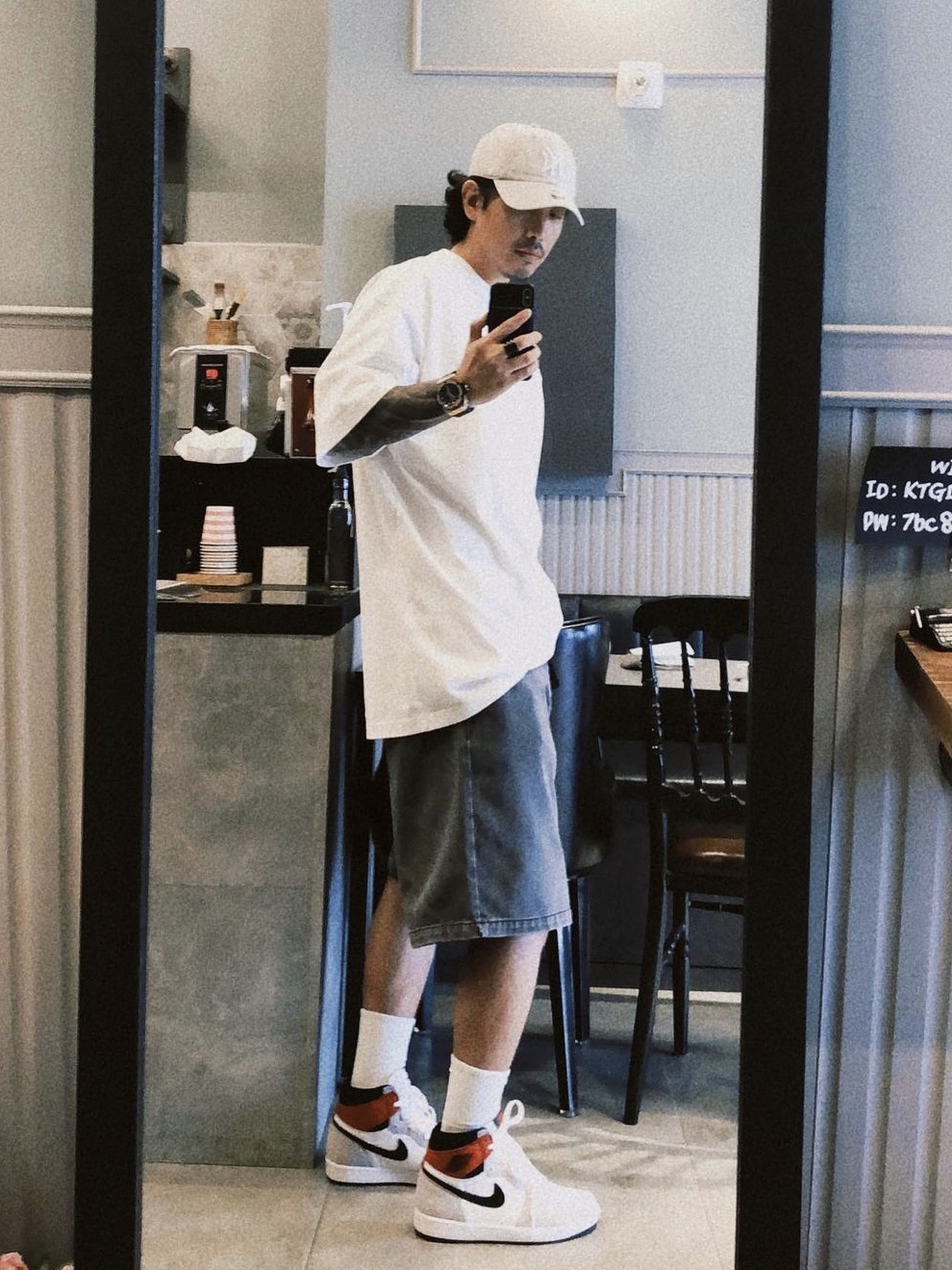 권혁민 (@crazy_crowz) 님의 게시물 | KREAM