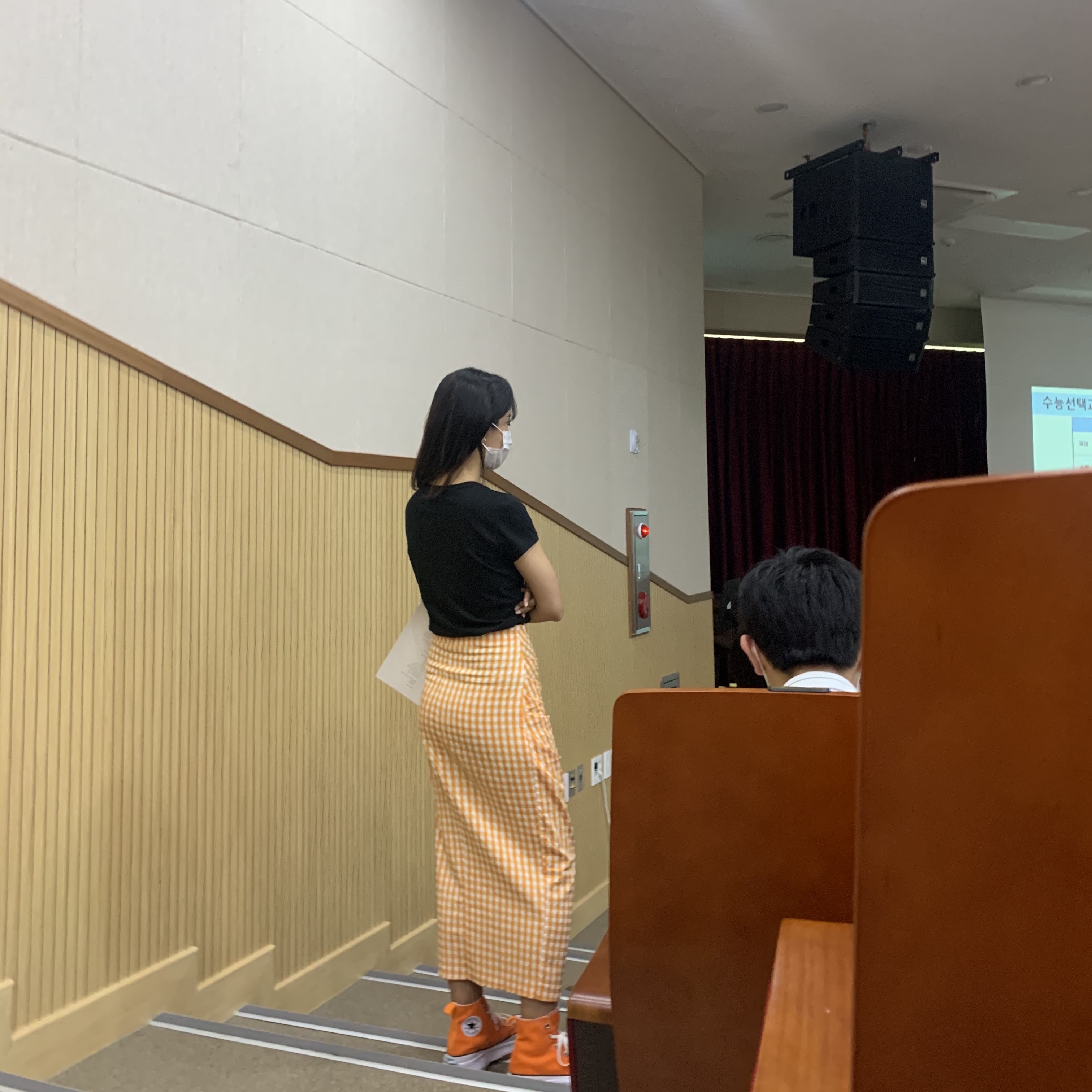 catislove (@moredignity) 님의 게시물 | KREAM