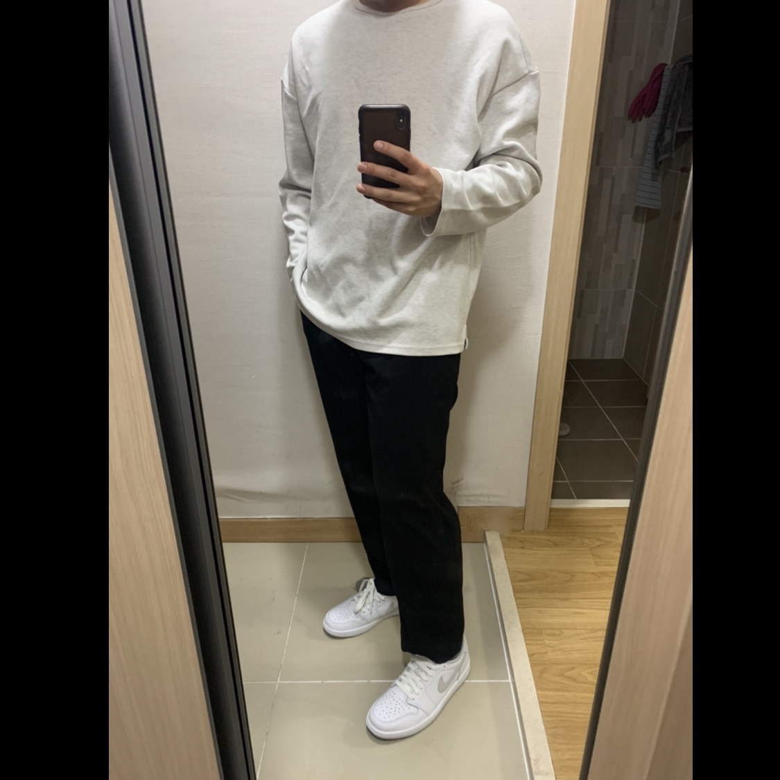 (@greatoms) 님의 게시물 | KREAM