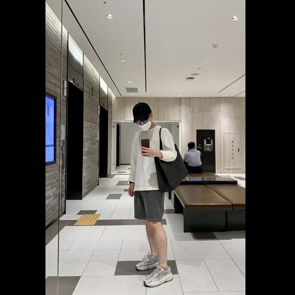 (@greatoms) 님의 게시물 | KREAM