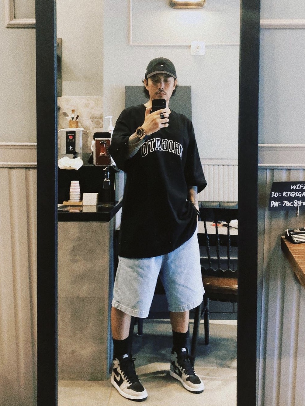 권혁민 (@crazy_crowz) 님의 게시물 | KREAM