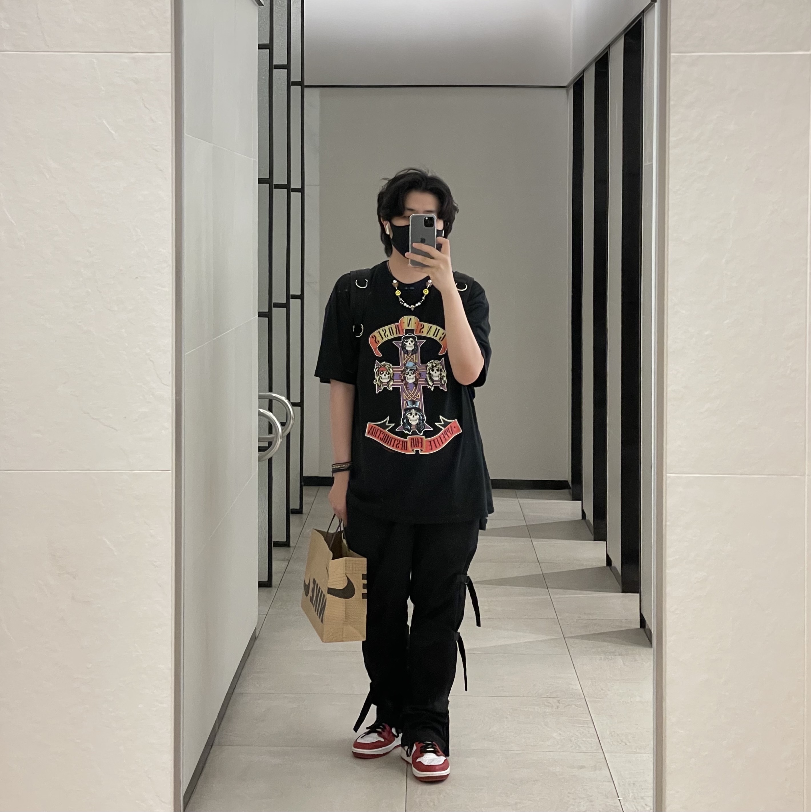 윤두환 (@doo_thless) 님의 게시물 | KREAM